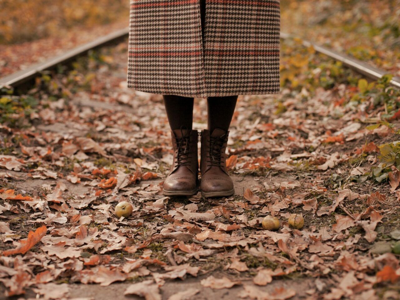 Jesienne buty do sukienki, czyli jak nosić jesienne buty do sukienki ...