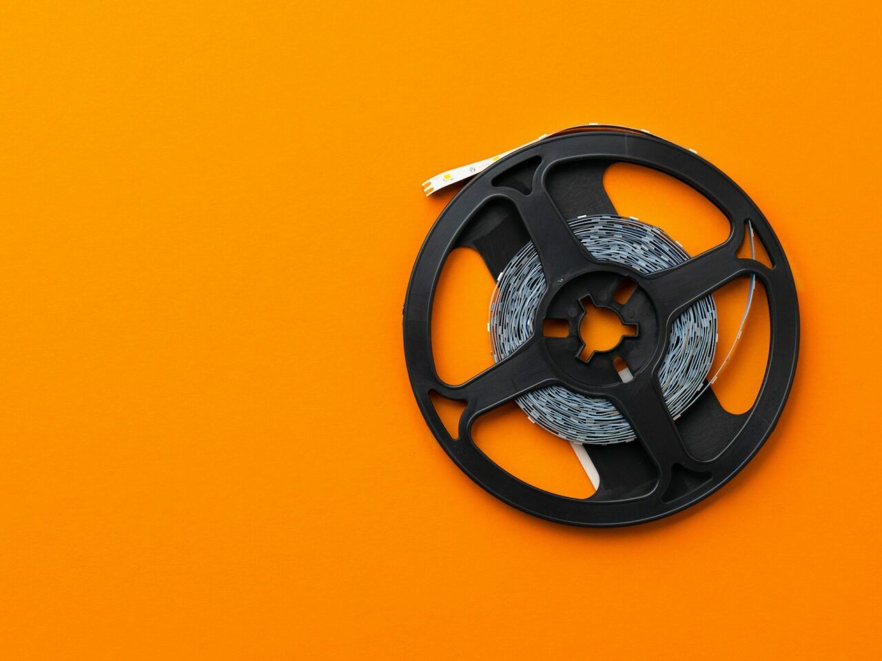 Rodzaje taśm LED. Jaką taśmę LED wybrać? - Magazyn Ceneo.pl