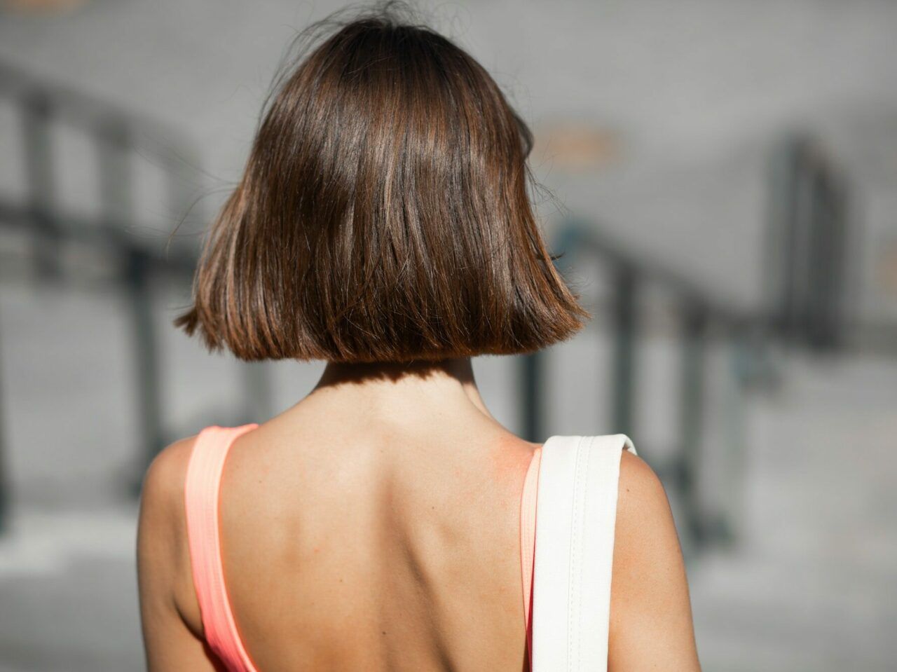 Fryzura blunt bob – jak ją układać? Komu pasuje? - Świat kosmetyków