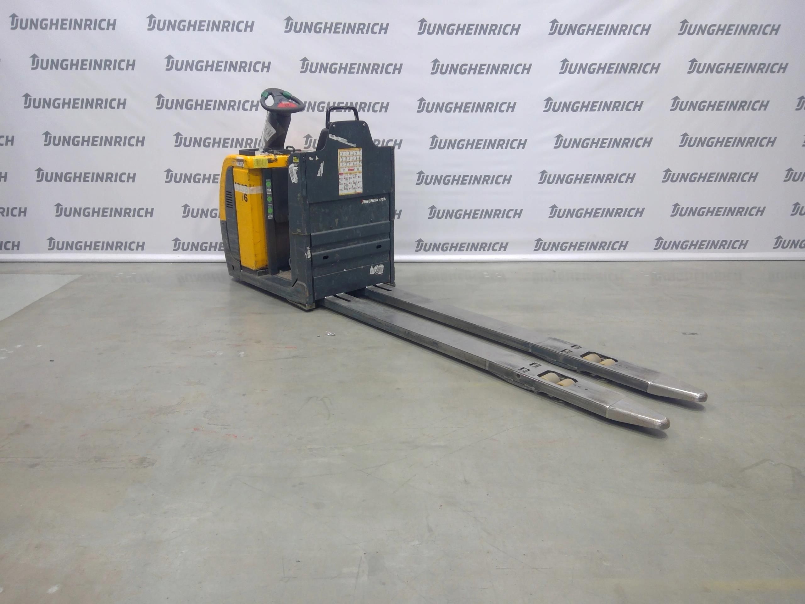 Wózek do kompletacji poziomej Jungheinrich ECE 225 - Opinie i ceny na ...