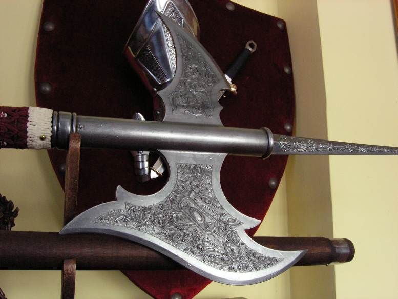 Okazała halabarda ze stali toledańskiej - Ceny i opinie - Ceneo.pl