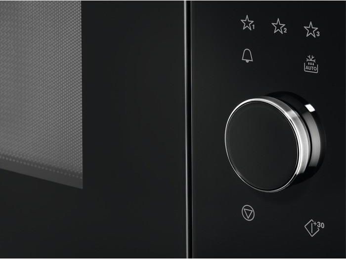 Kuchenka mikrofalowa Aeg MBB1756SEB - Opinie i ceny na Ceneo.pl