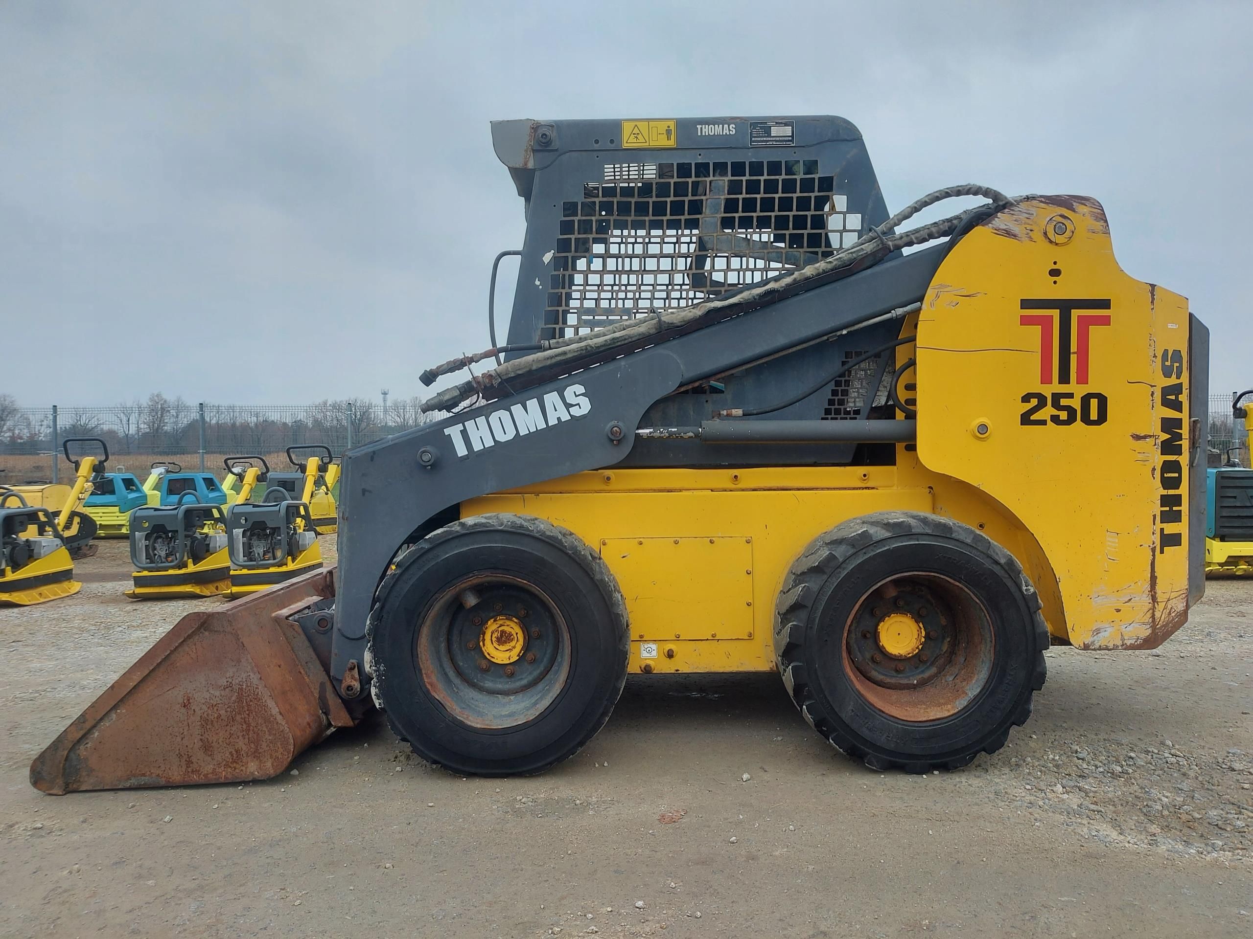 Miniładowarka THOMAS TL 250 / 3,6 T / Bobcat S130 - Opinie i ceny na ...