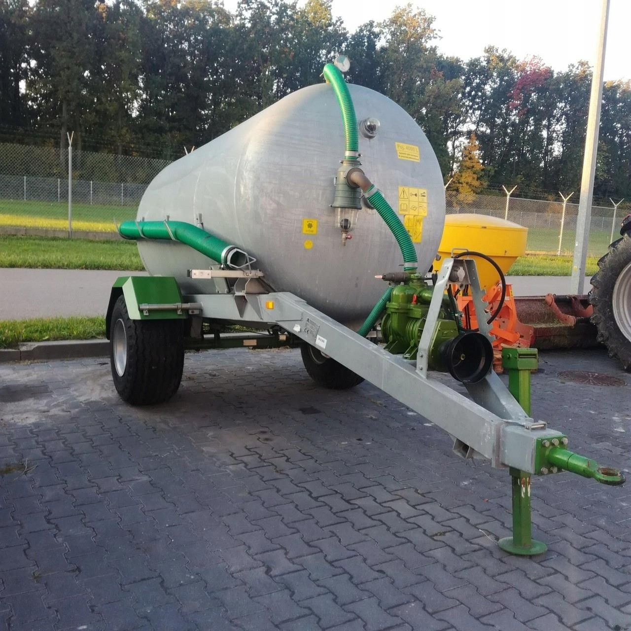 Pronar Wóz asenizacyjny Pronar T314 4000l - Opinie i ceny na Ceneo.pl