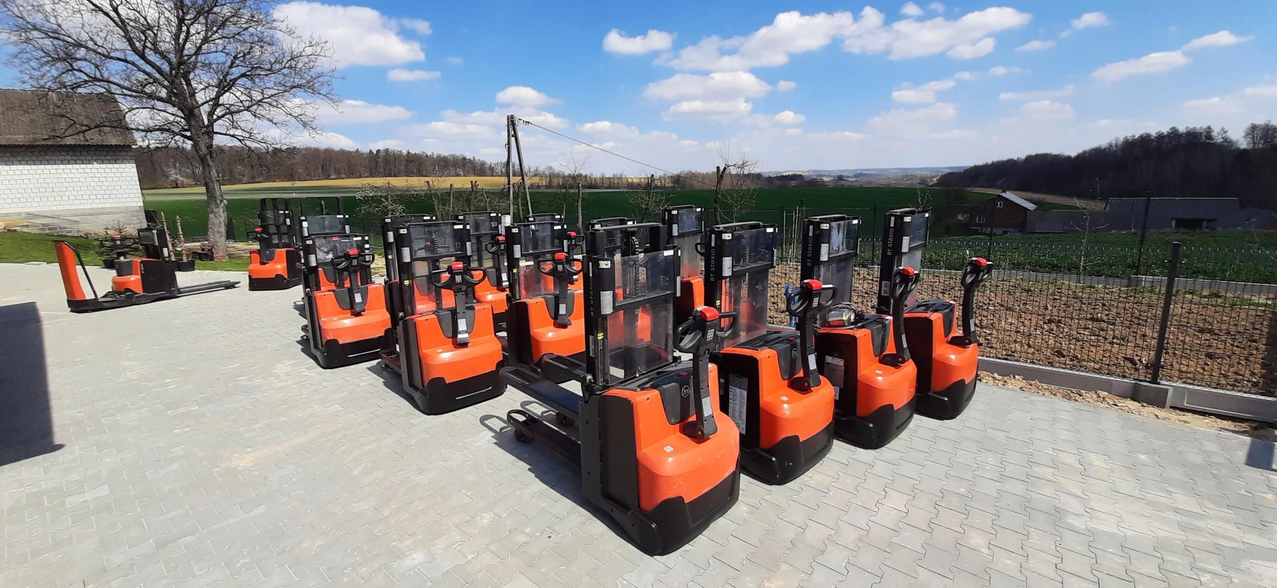 Paleciak elektryczny wózek widłowy Toyota BT SWE - Opinie i ceny na ...