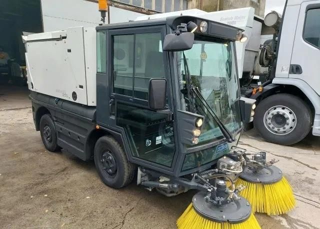 Aebi Schmidt Swingo 200+ / Compact 200 zamiatarka - Opinie i ceny na ...