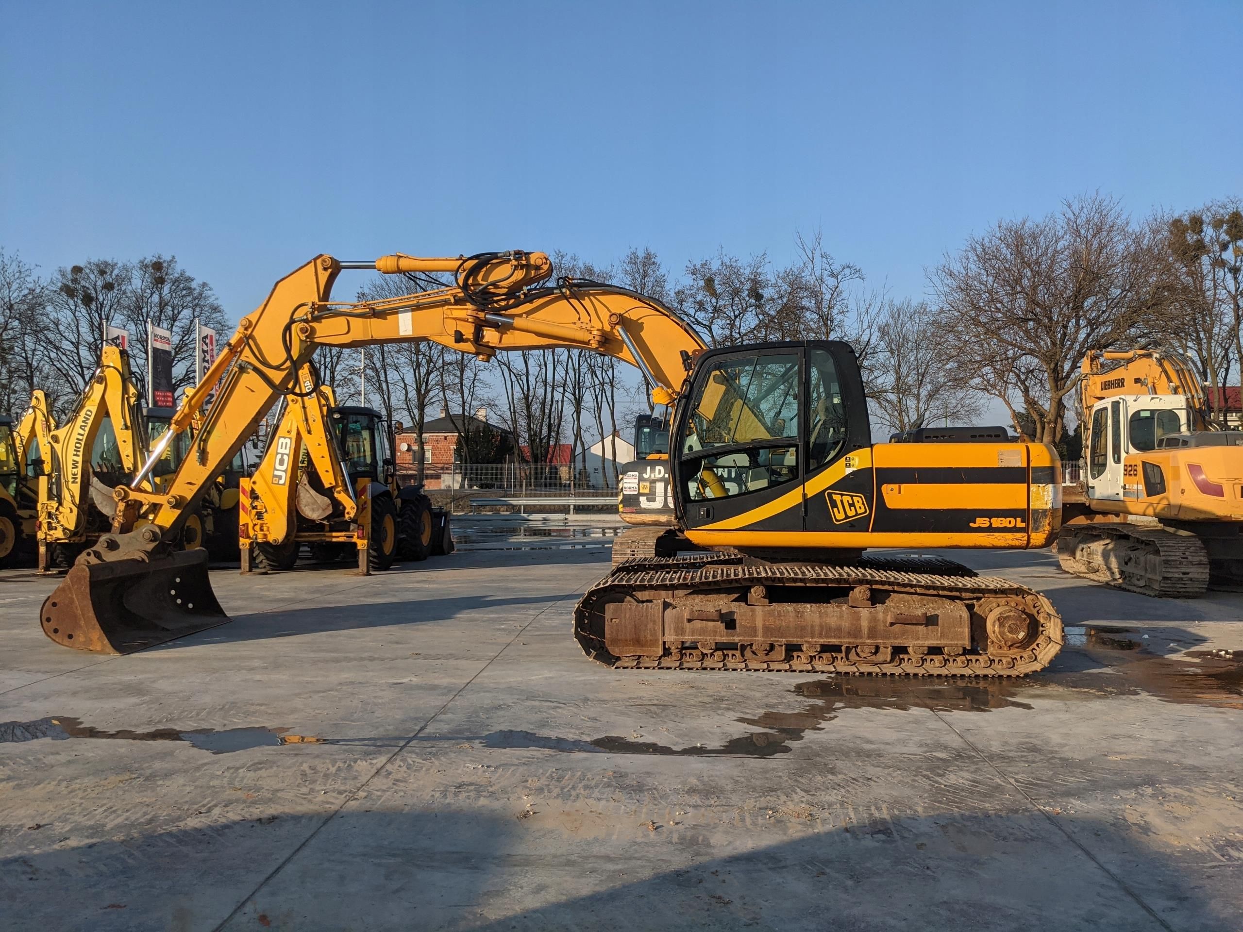 JCB JS 180 - Opinie i ceny na Ceneo.pl
