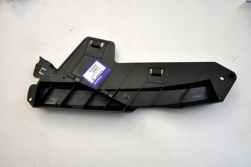 Zderzak do kupienia Volvo 30796388 Xc70 Iii Przedni Prawy Ślizg ...