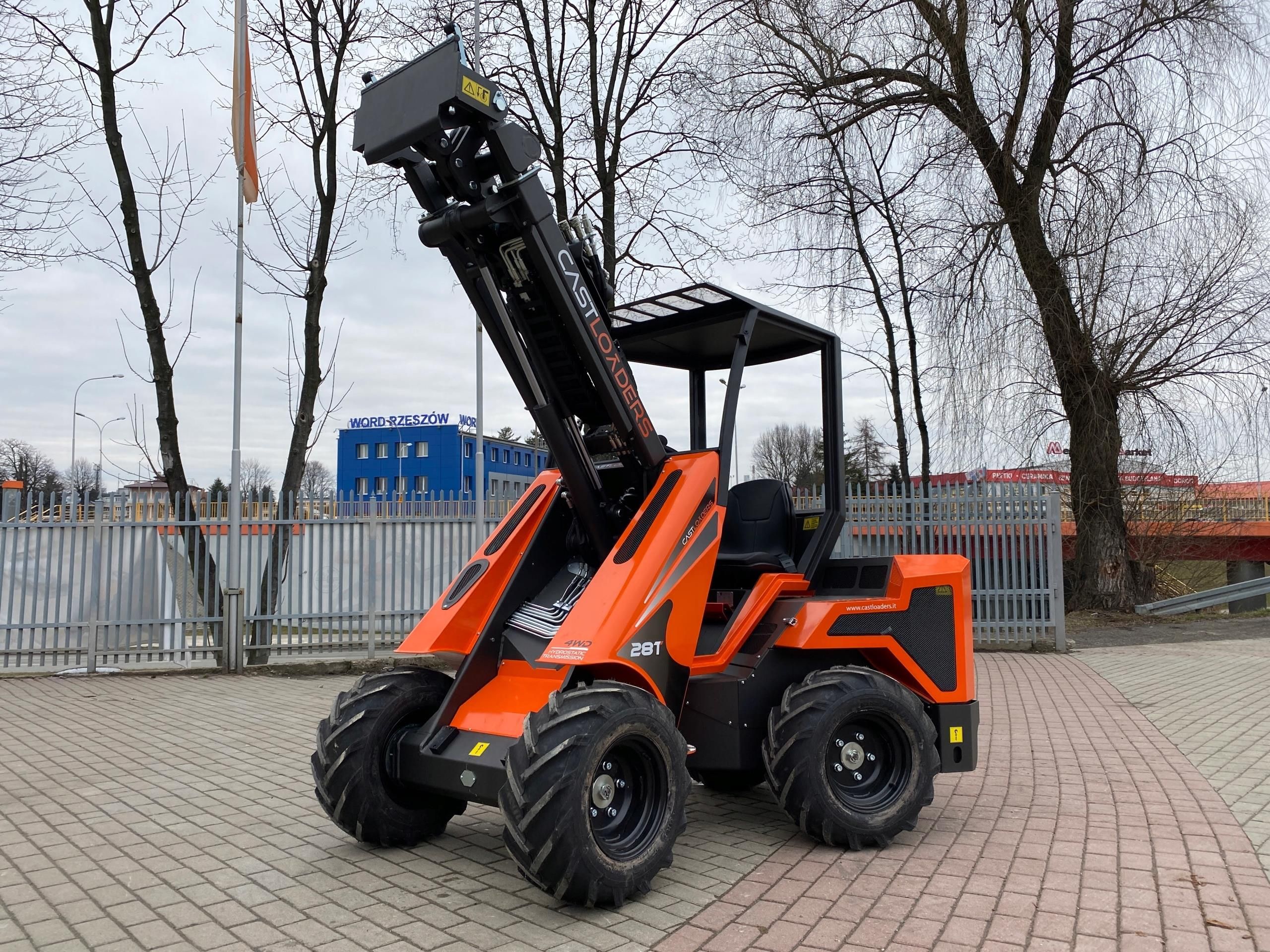 Mini ładowarka CAST 28T mała zwrotna 114 900 netto - Opinie i ceny na ...