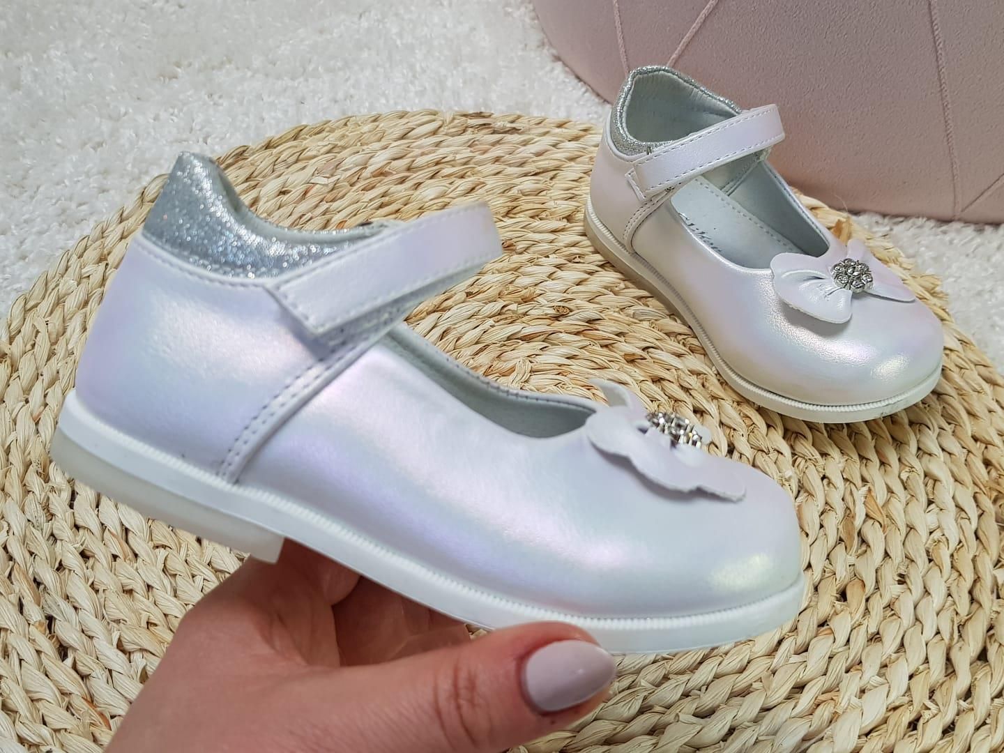 Balerinki dziewczęce 20-25 białe błyszczące TOSIA - Ceny i opinie ...