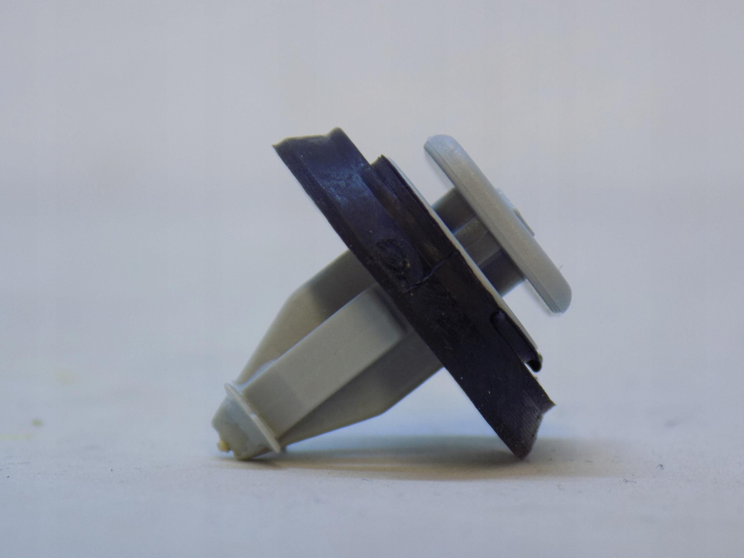 Listwa boczna Iveco Daily Spinki Wciski Mocowania Kołki Listwy 808230N2 ...