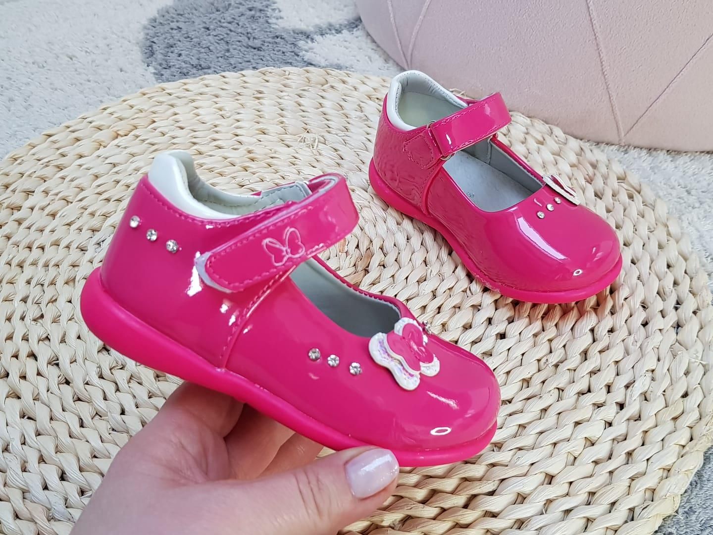 Balerinki dla dziewczynki ANGELA 20-25 różowe lakierowane z ...