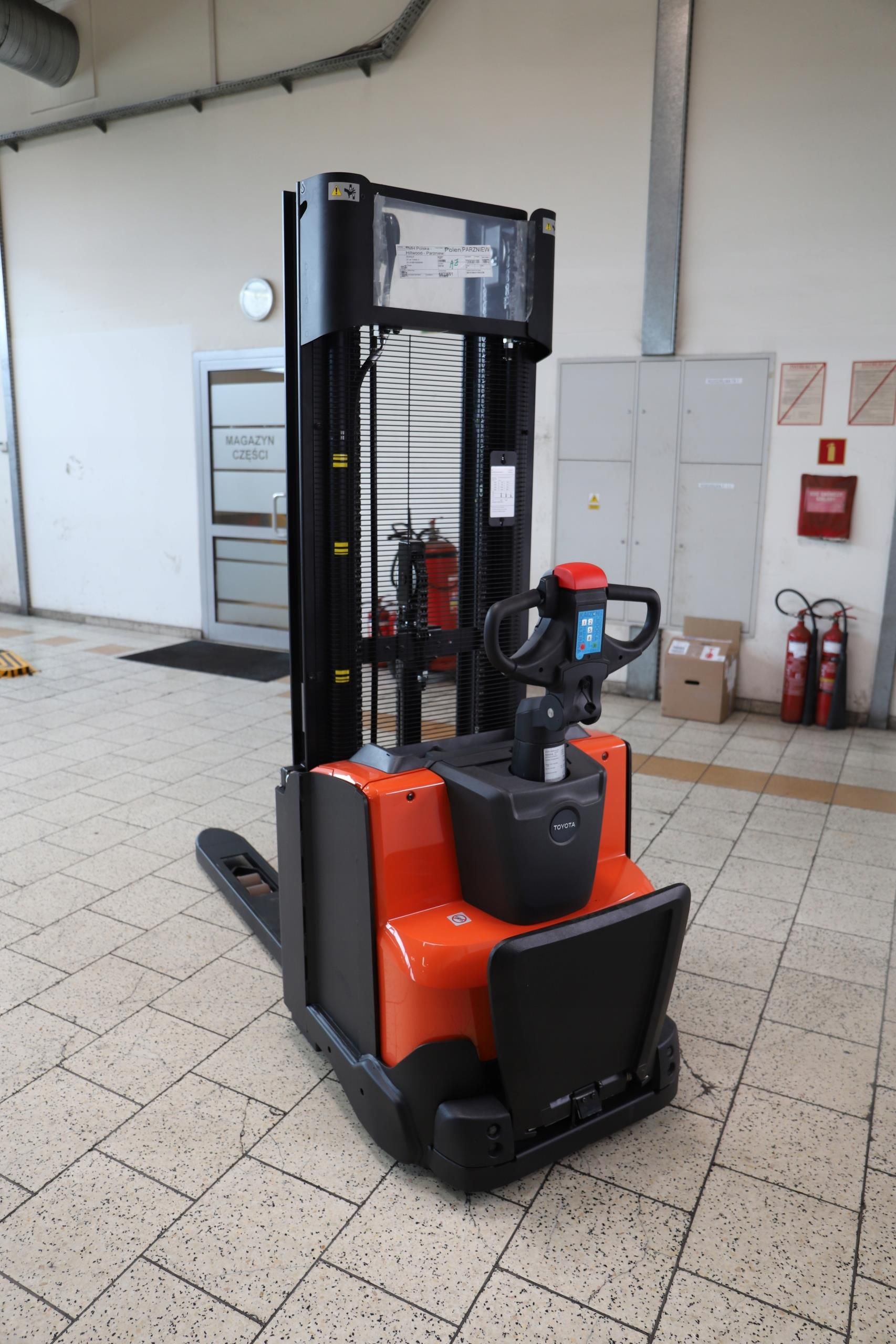 Wózek Paletowy z masztem TOYOTA SWE140 NOWY 2022 - Opinie i ceny na ...