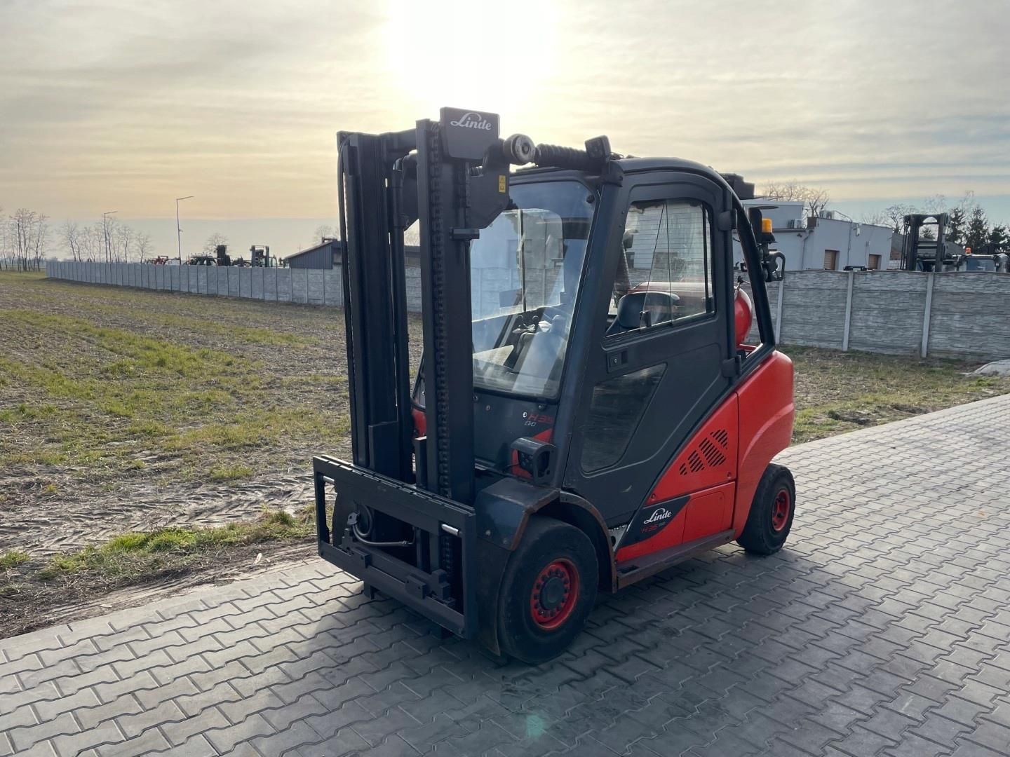 Wózek widłowy Linde H35T-02 KABINA KLIMA 2016 rok - Opinie i ceny na ...