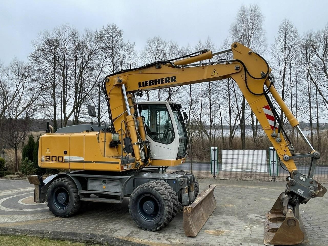 Liebherr Koparka kołowa LIEBHERR A 900 C LITRONIC - Opinie i ceny na ...