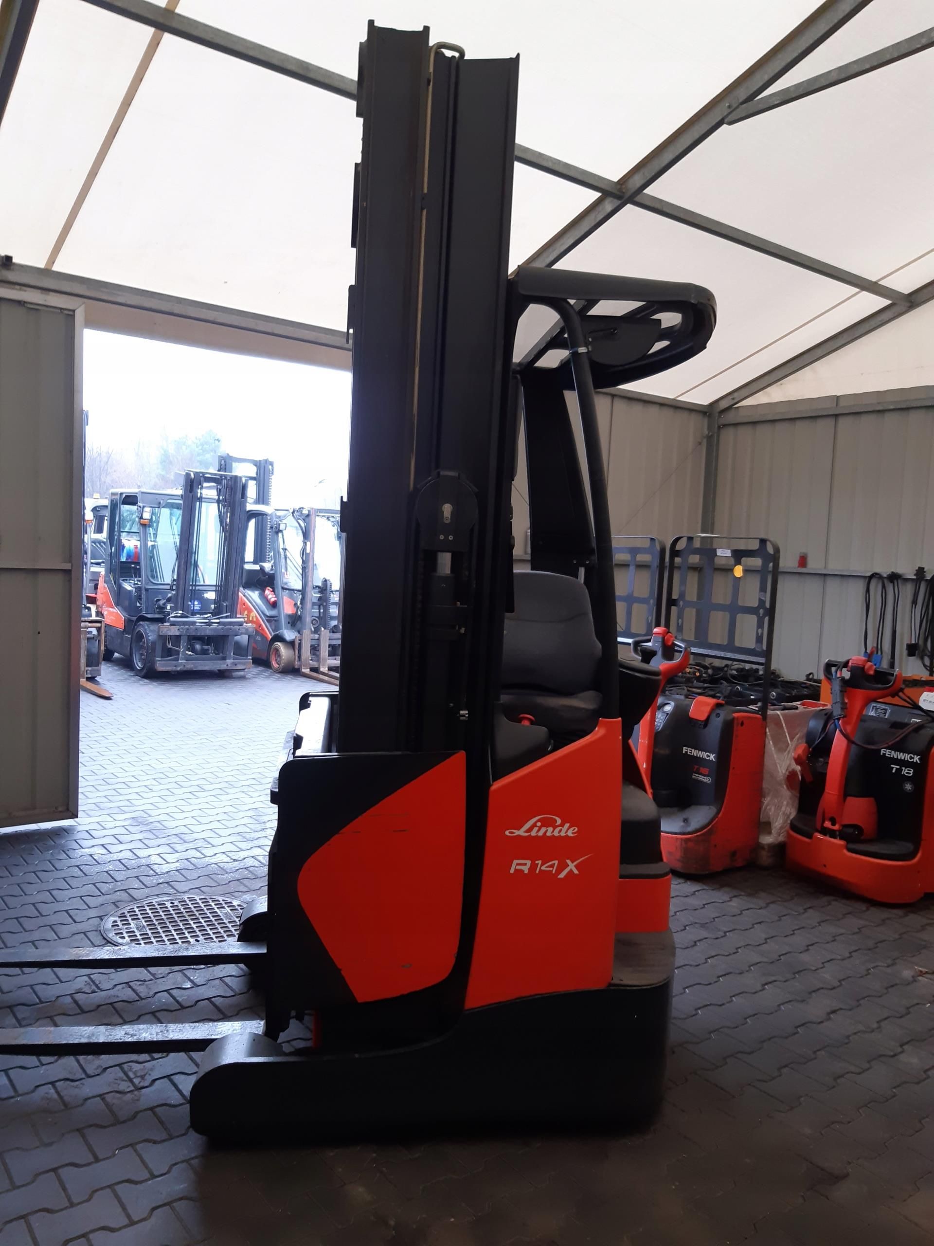 WÓZEK WIDŁOWY REACH TRUCK LINDE R14X TRIPLEX 6400M - Opinie i ceny na ...