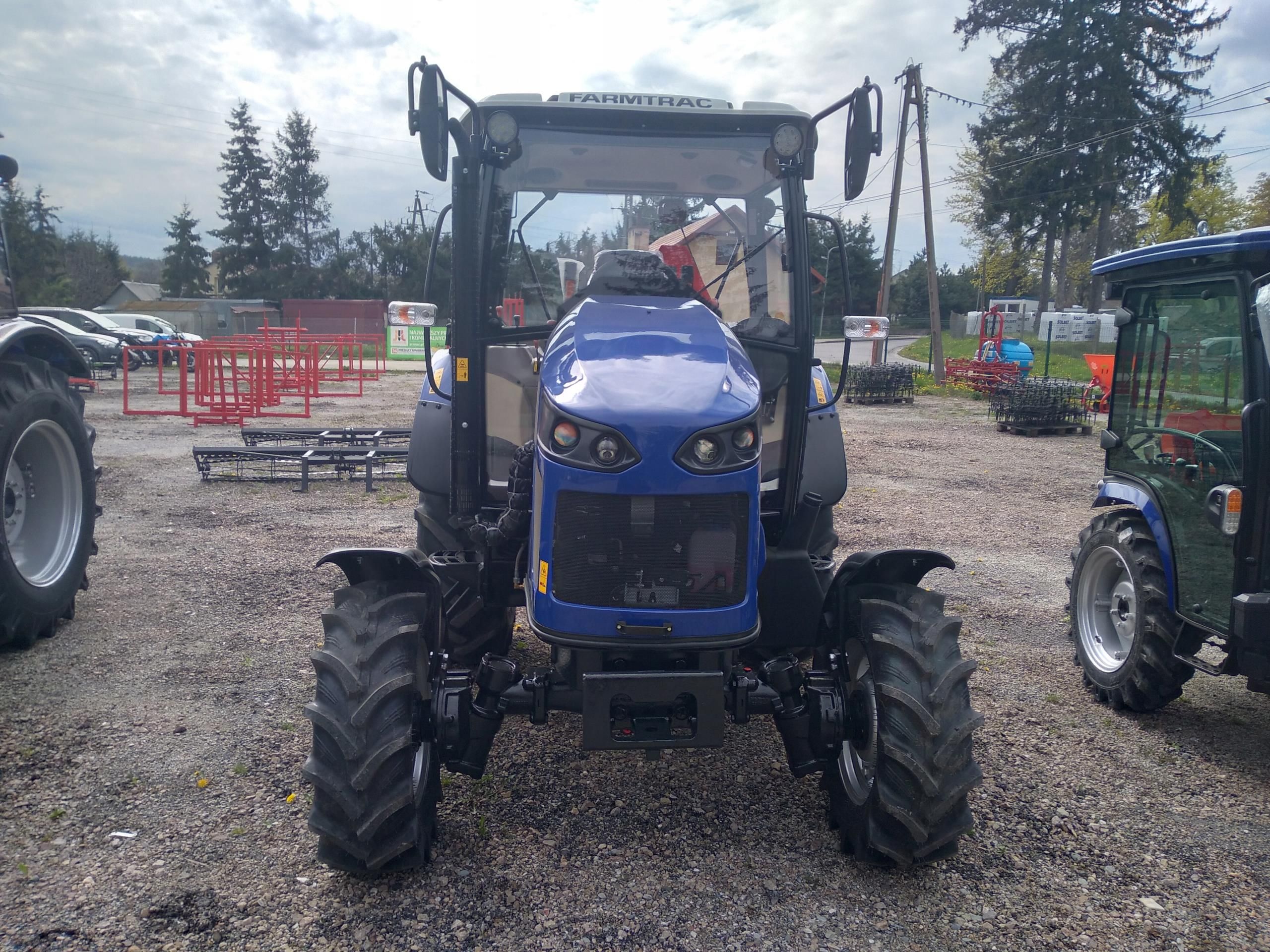 Ciągnik rolniczy FARMTRAC 555 - Opinie i ceny na Ceneo.pl