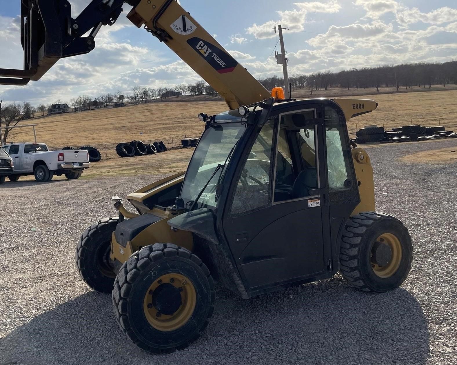 Caterpillar TH255C Ładowarka teleskopowa 2015 - Opinie i ceny na Ceneo.pl