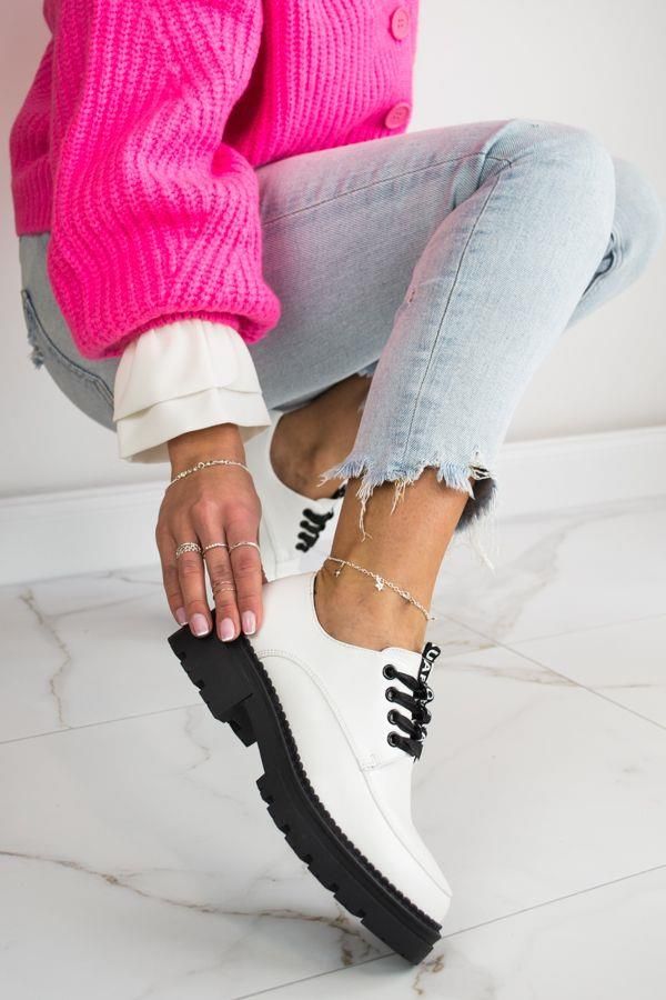 Półbuty na platformie wiązane kokardą matowe białe Laura Fiore-40 ...