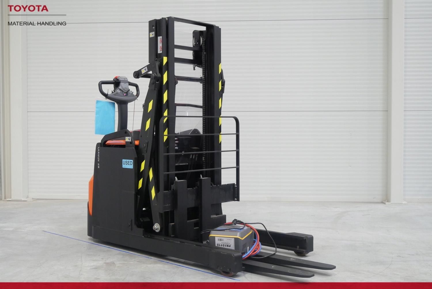 TOYOTA SWE120 XR wózek widłowy wysuwany maszt DX - Opinie i ceny na ...