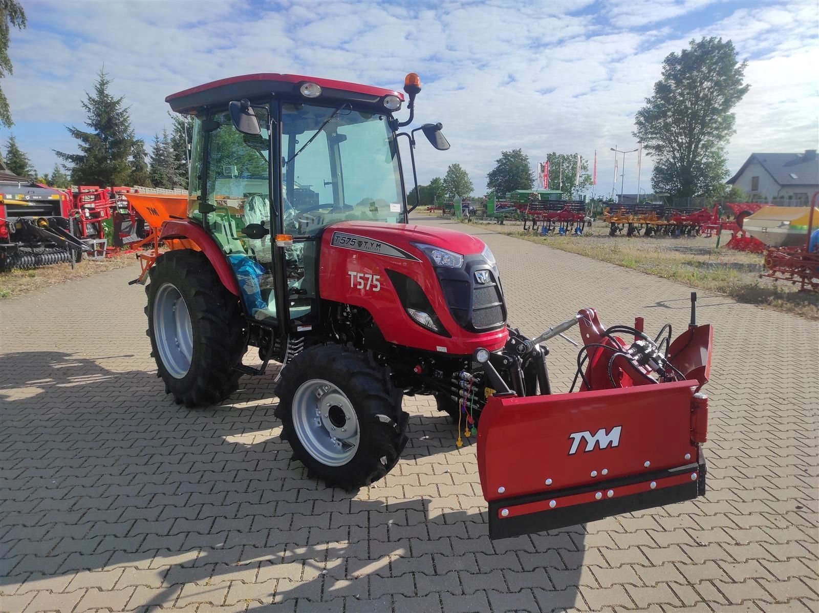 Ciągnik rolniczy komunalny TYM T555 56KM napęd 4x4 - Opinie i ceny na ...