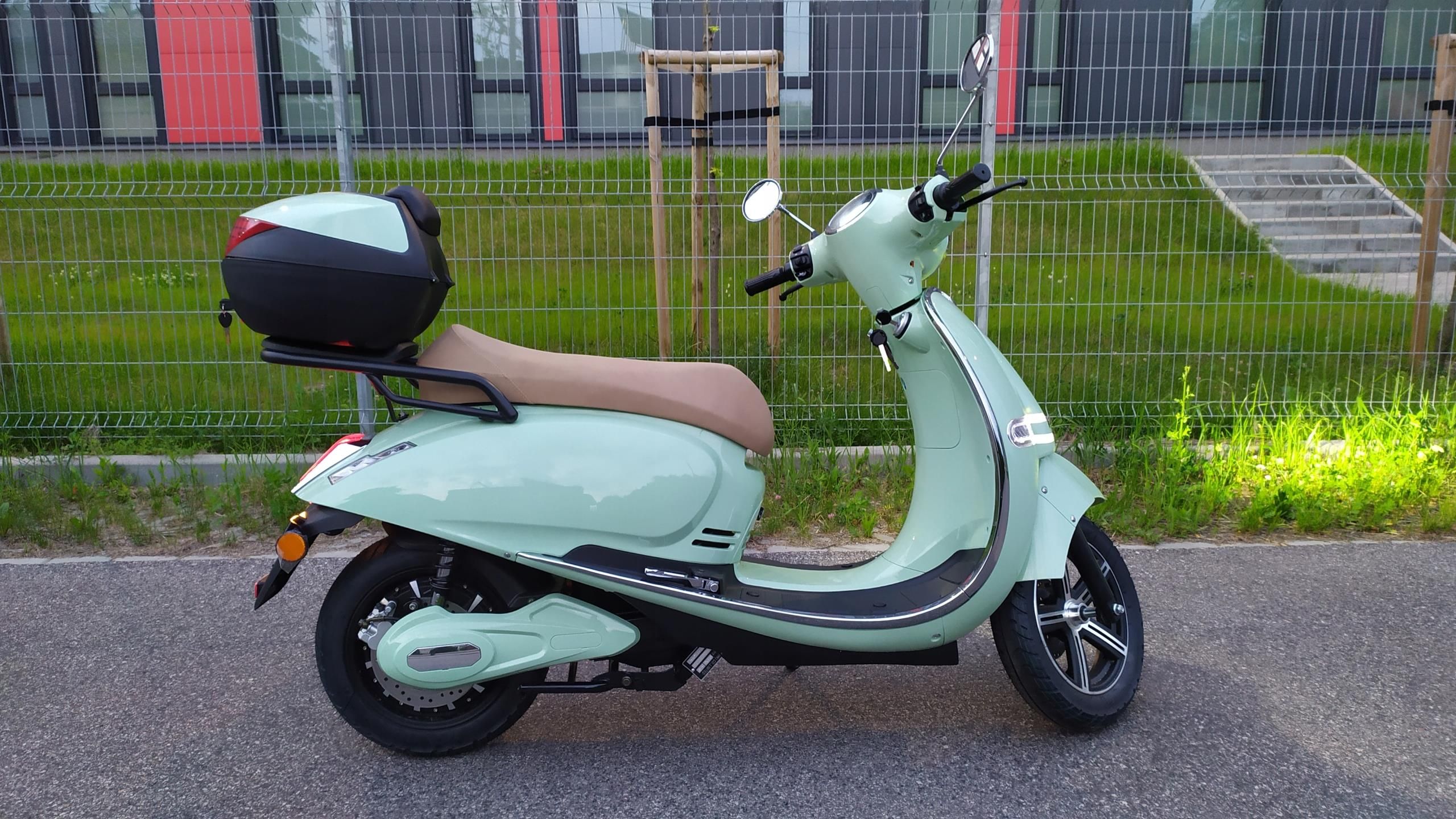 Skuter elektryczny EFUN PUSA 5000 72V 52AH CATL - Opinie i ceny na Ceneo.pl