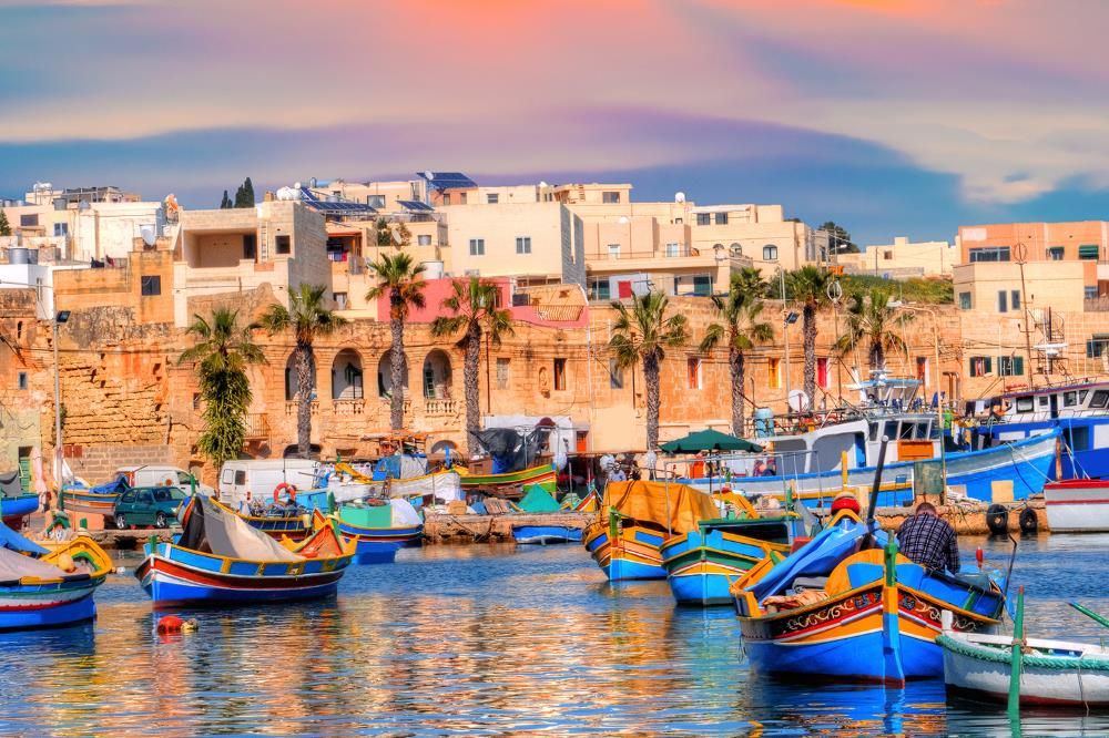 Fototapety.Pl Malta Budynki Palmy Kolorowe Łodzie Ocean Zachód Słońca ...