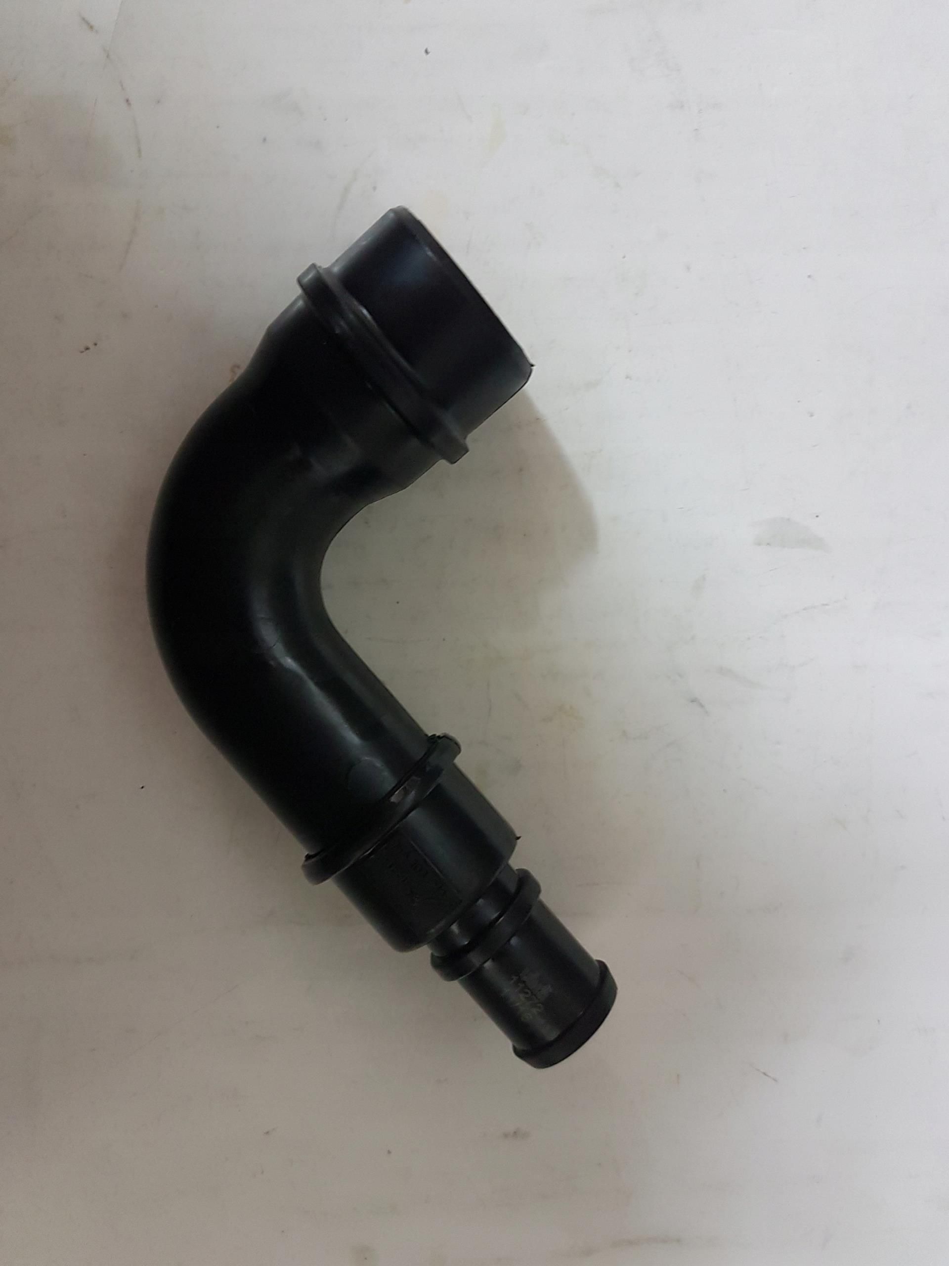 Blok silnika Vika Przewód Powietrza Vw Passat 00-05 Oe 06A103213F ...