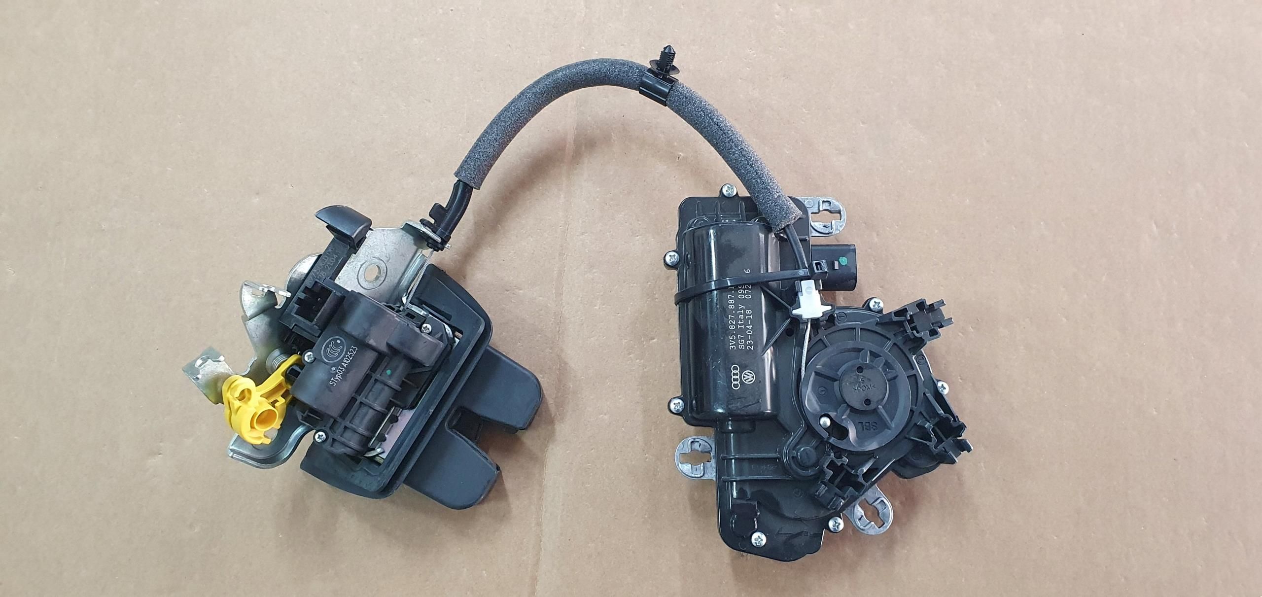 Volkswagen Oe Zamek Dociąg Klapy 3V5827887B 4M0827506D Audi Vw - Opinie ...