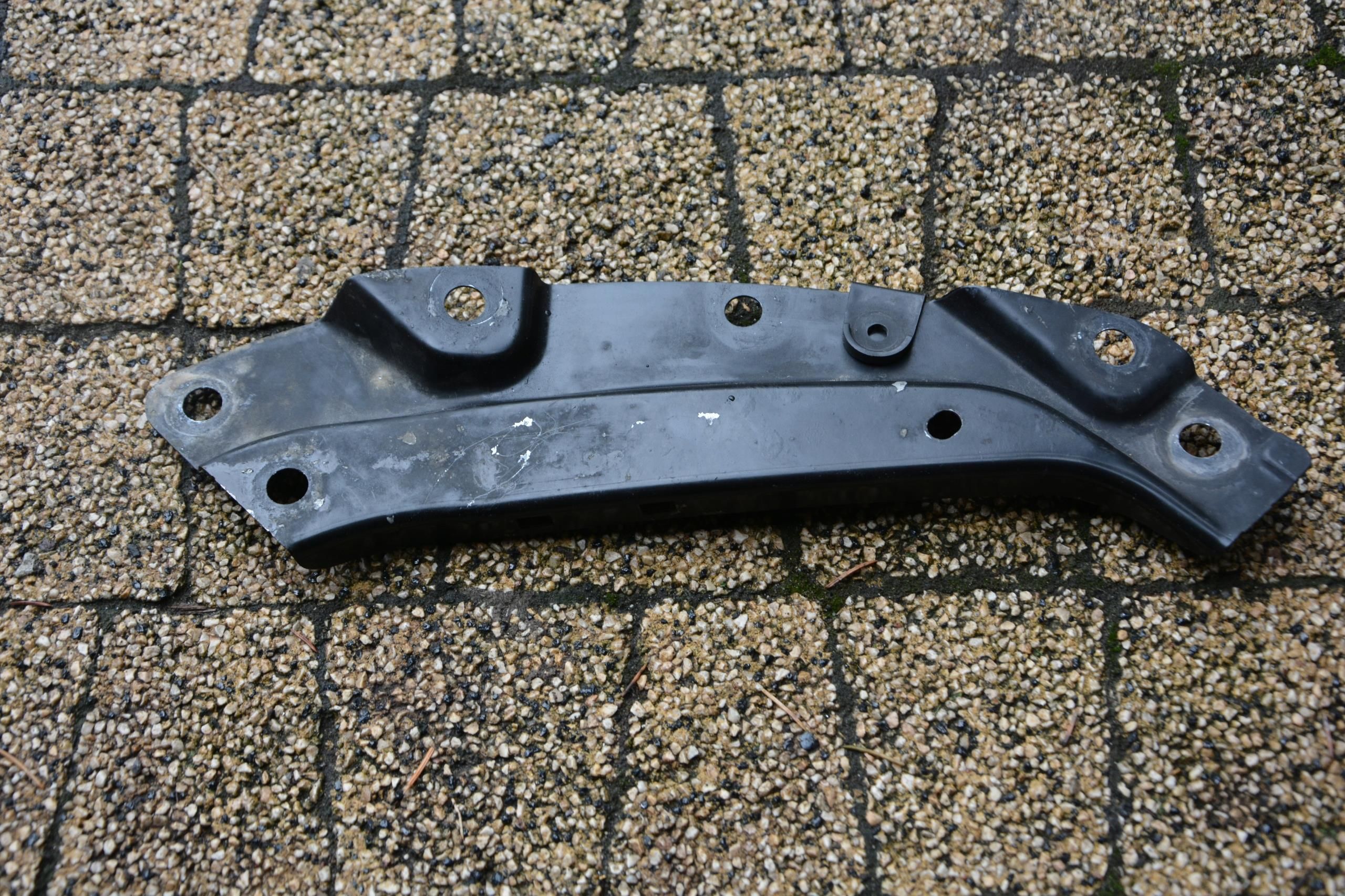 Volkswagen Oe Wspornik Lampy Pasa Vw Polo 6R0805931A 6R0805932A ...