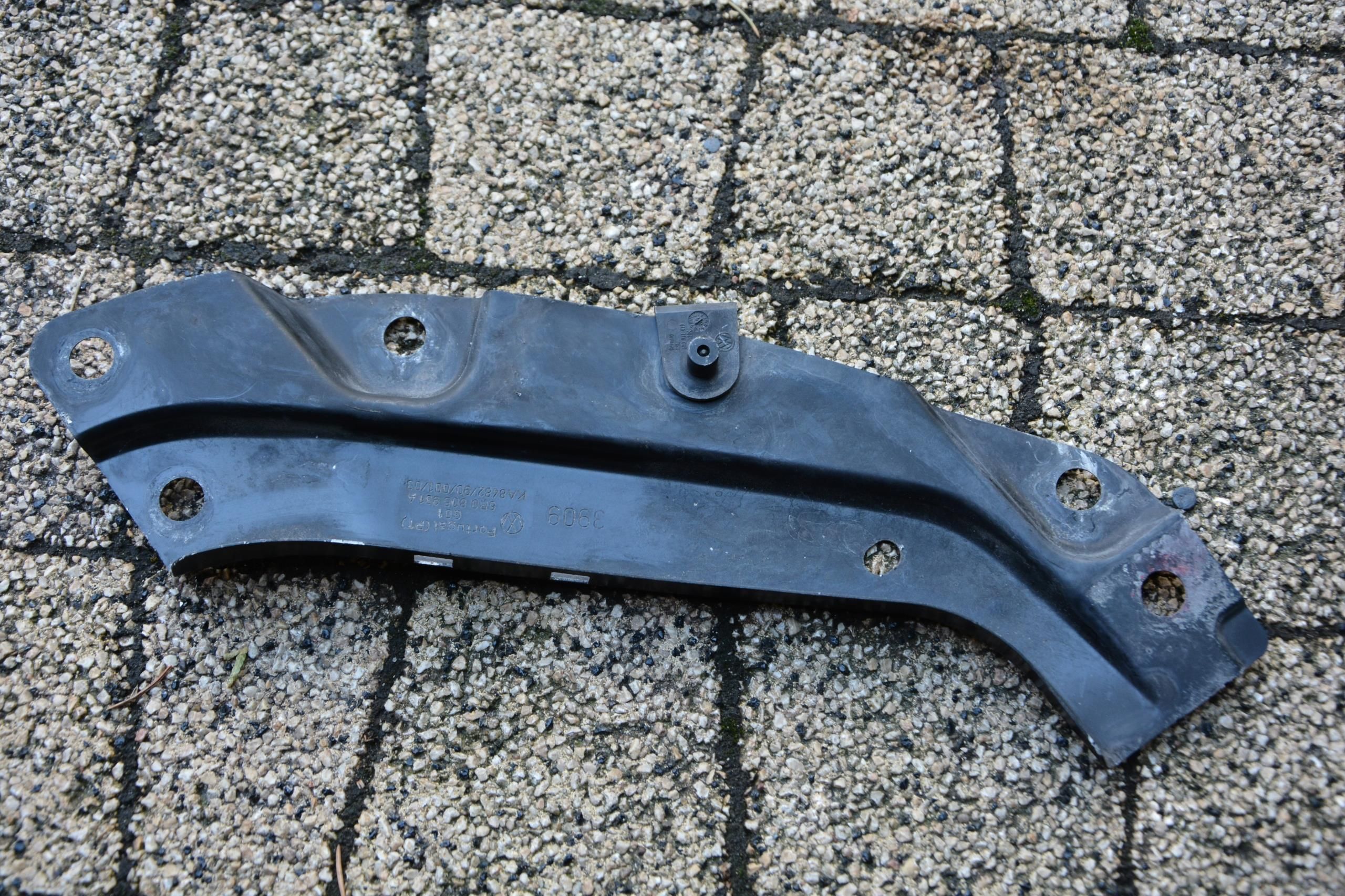 Volkswagen Oe Wspornik Lampy Pasa Vw Polo 6R0805931A 6R0805932A ...