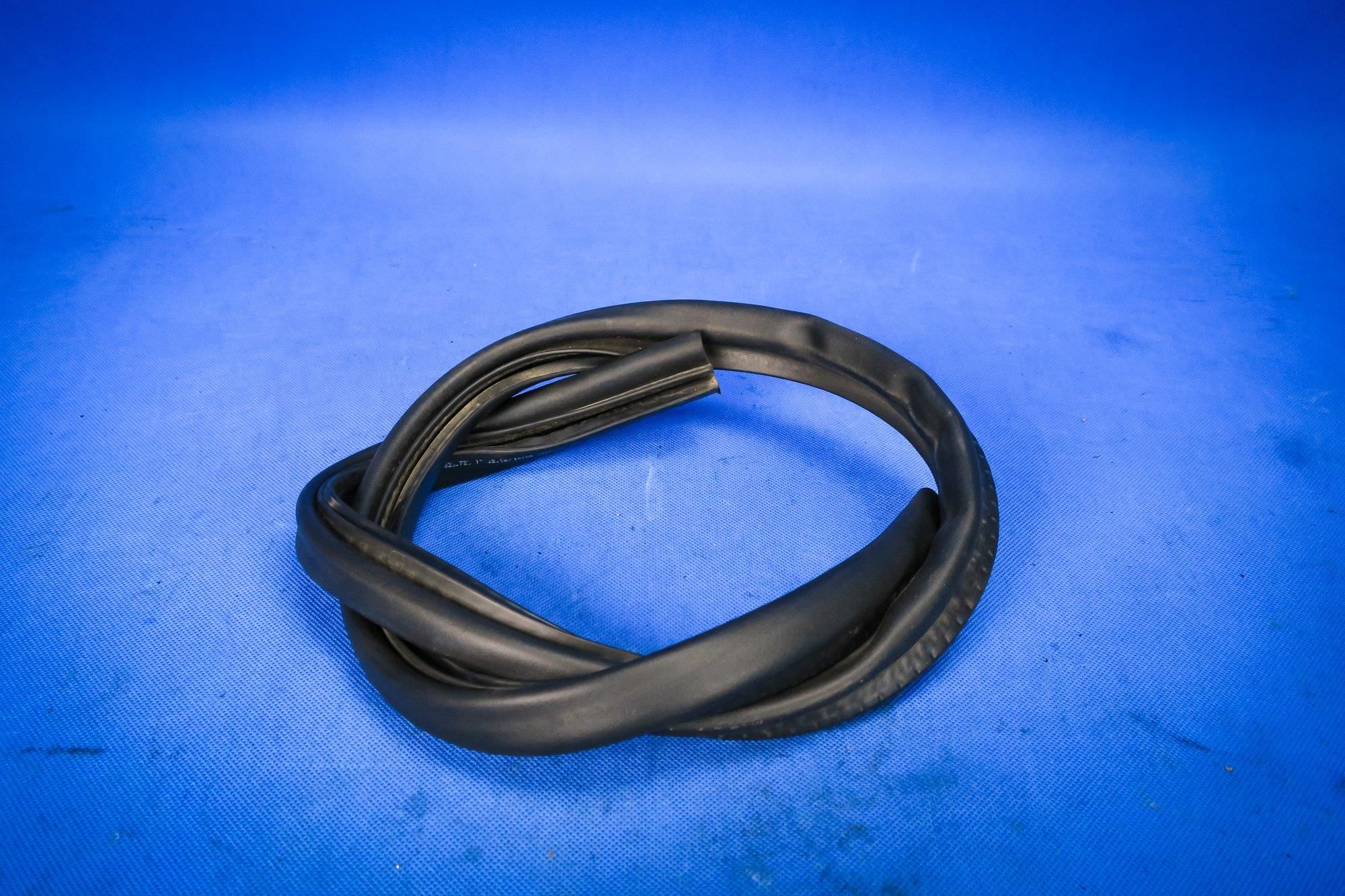 Maska samochodowa Audi Oe Uszczelka Komory Silnika A3 S3 8V 8V0823723 ...