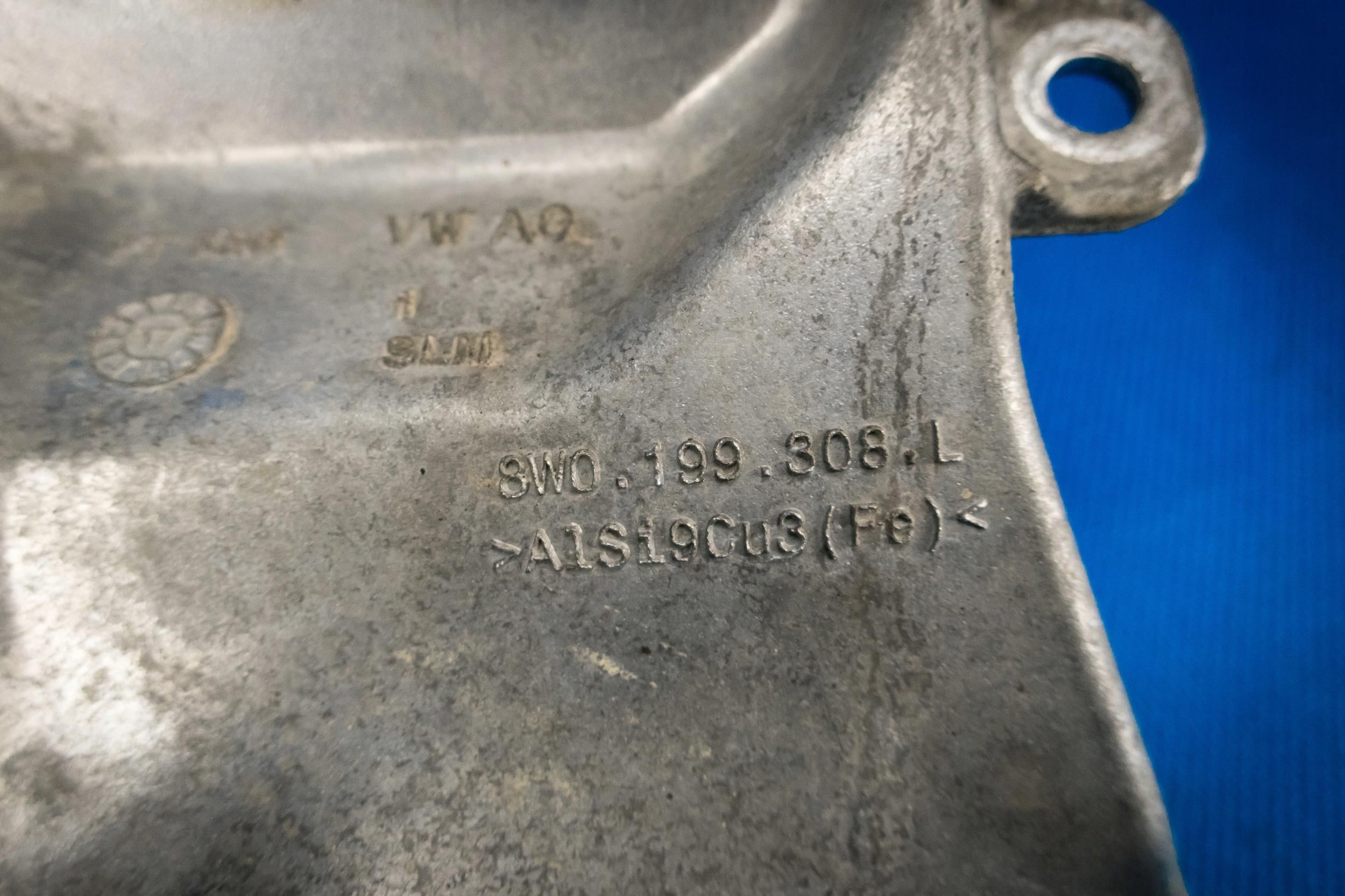 Zawieszenie silnika Audi Oe Podpora Łapa Silnika S4 S5 Sq5 80A ...