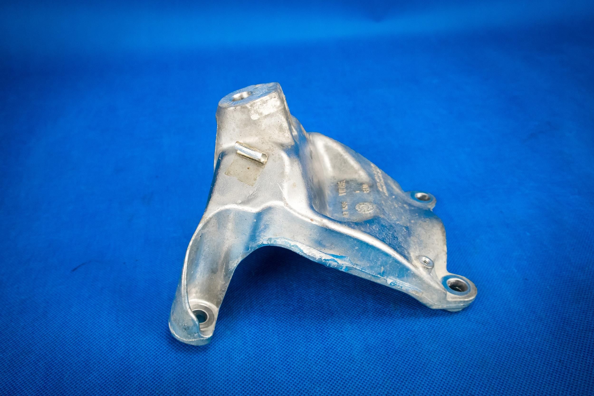 Zawieszenie silnika Audi Oe Podpora Łapa Silnika S4 S5 Sq5 80A ...