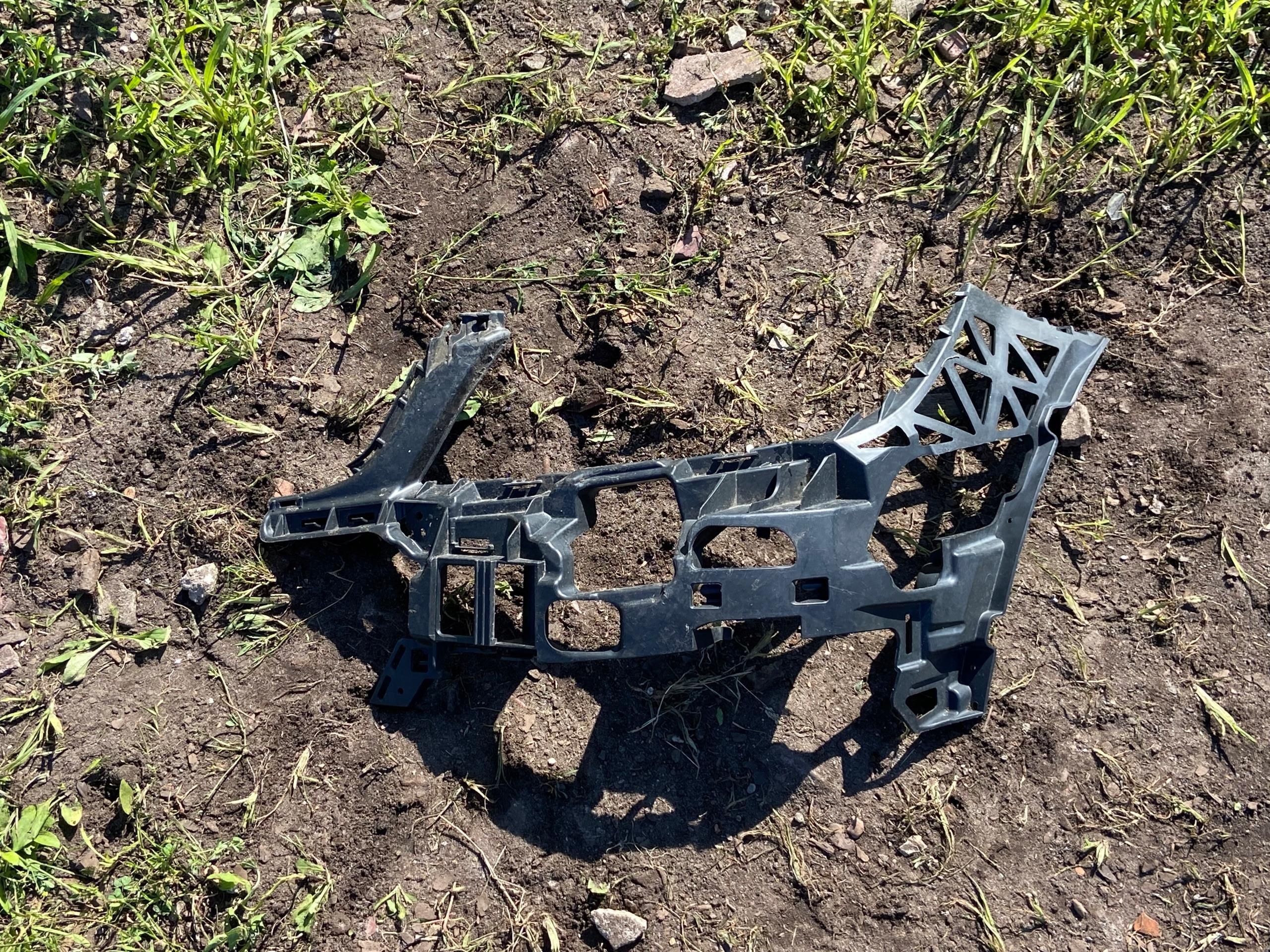 Mercedes Benz Oe 2048854165 Ślizg Zderzaka Lewy Przód Mercedes W204 ...