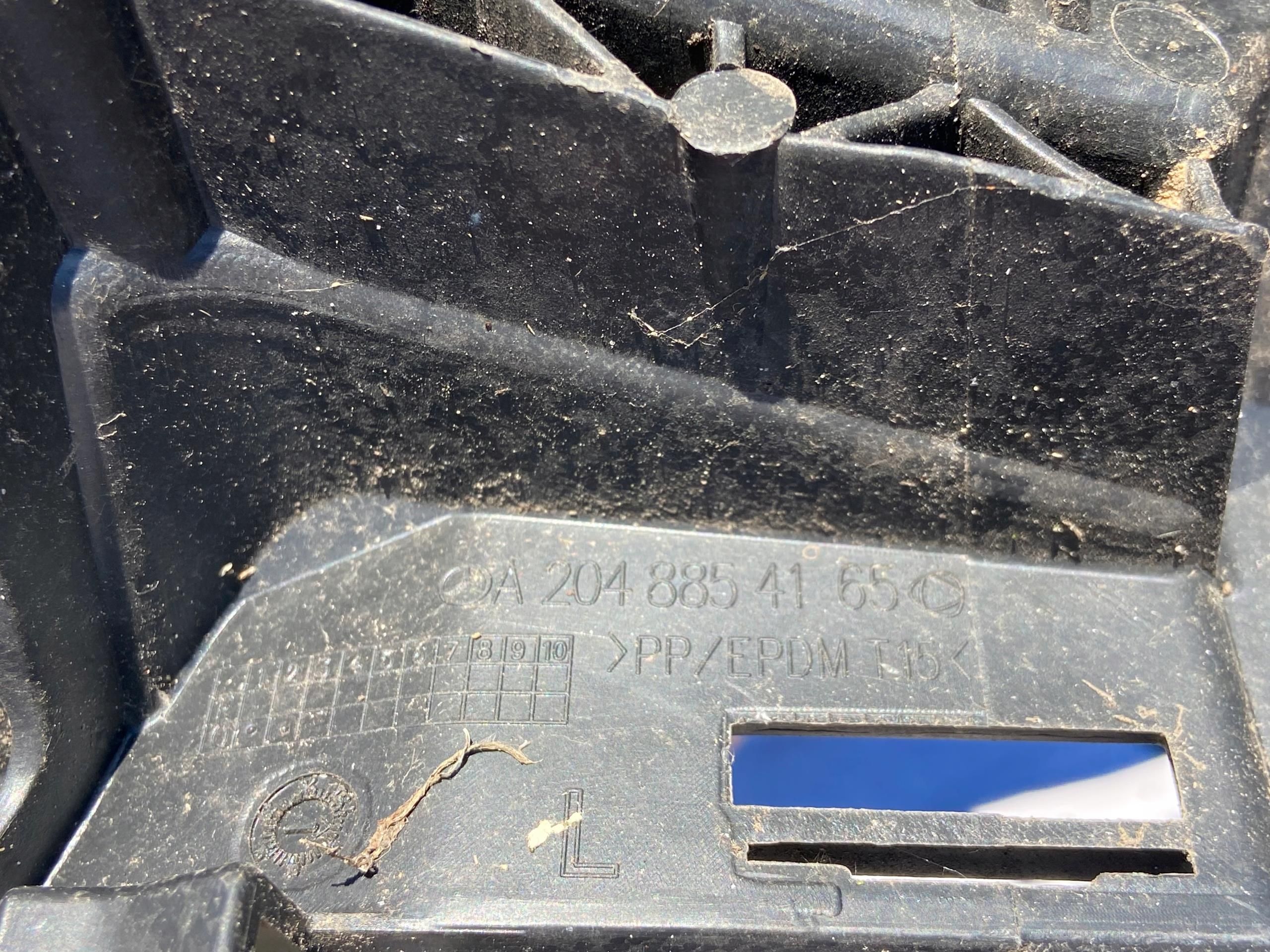 Mercedes Benz Oe 2048854165 Ślizg Zderzaka Lewy Przód Mercedes W204 ...