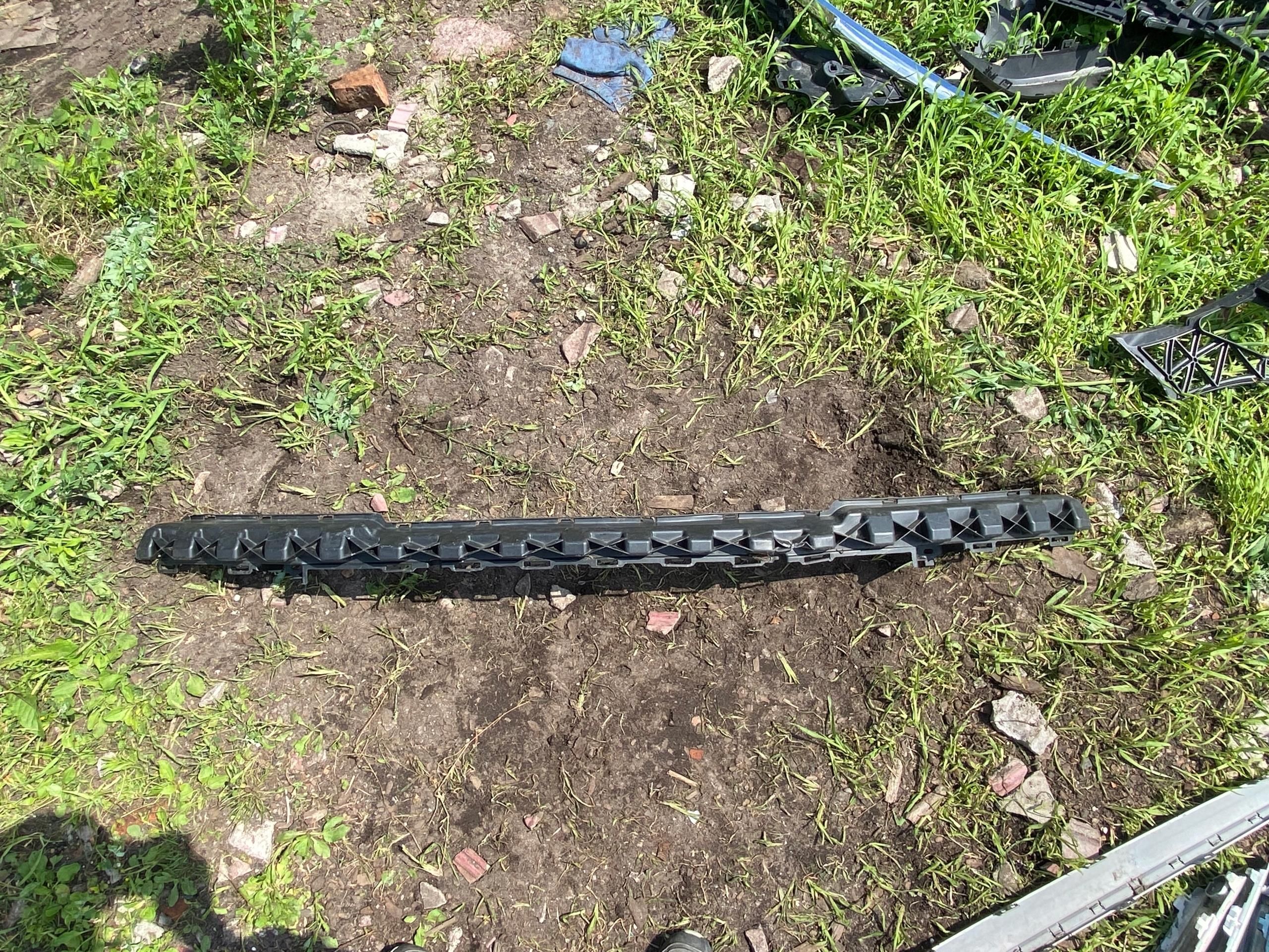 Mercedes Benz Oe 2048851065 Wspornik Zderzaka Przód Mercedes W204 ...