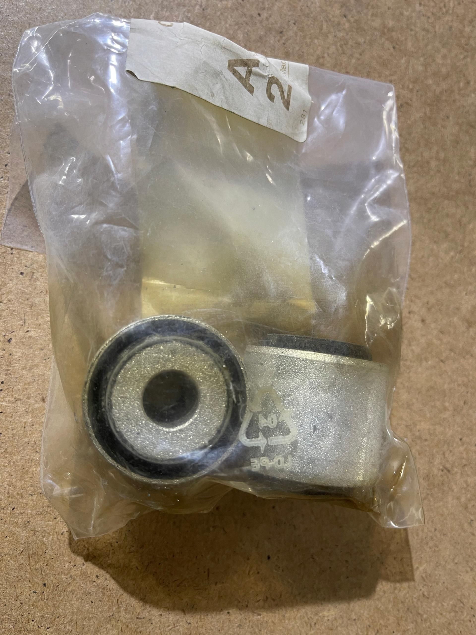 Mercedes Benz Oe Tuleja Wahacza Mercedes Tył Oryginał A2053520508 ...