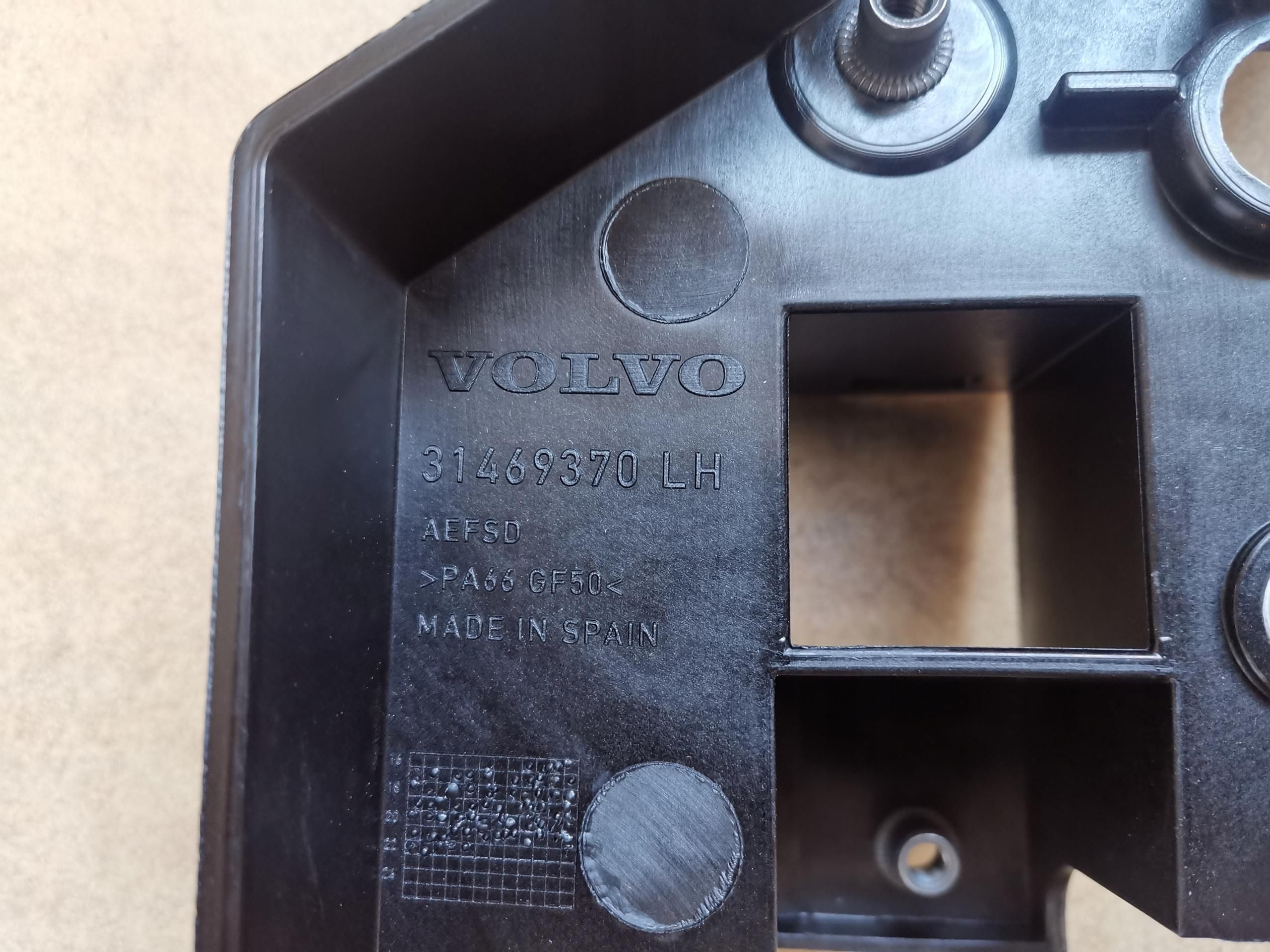 Volvo Oe Volvo Xc40 Mocowanie Pasa Przedniego Lewe Prawe - Opinie i ...