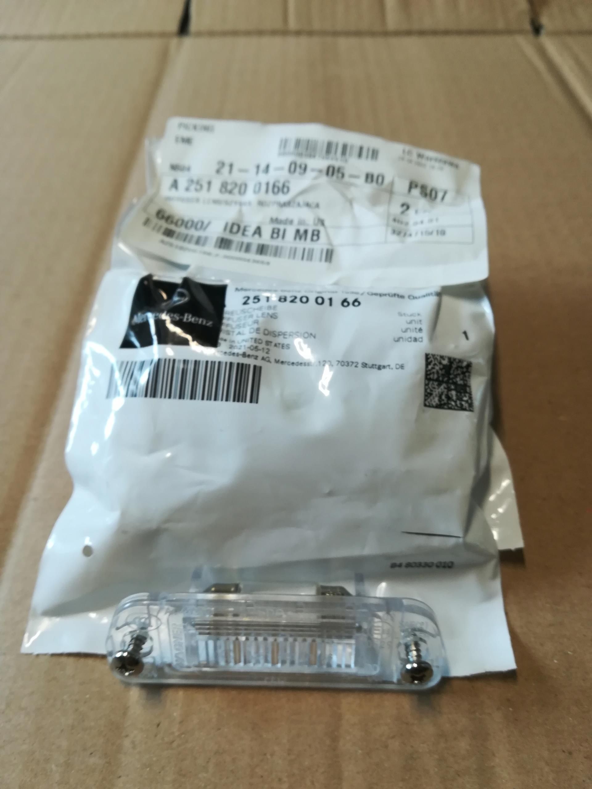 Lampka tablicy rejestracyjnej MercedesBenz Oe Oryginalna Lampka Tablicy ...