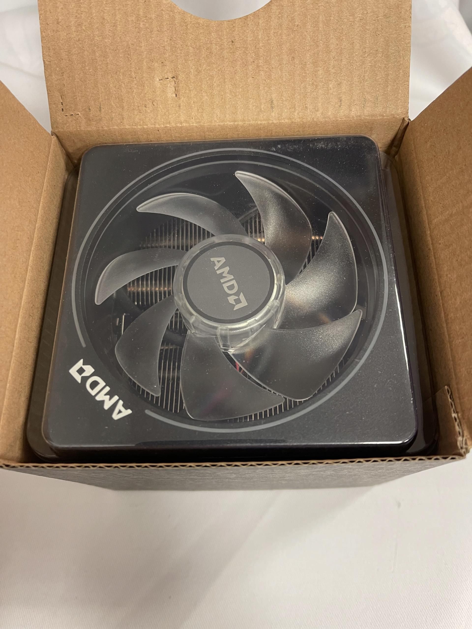 Amd Wraith Prism Led Rgb Cooler Fan Złącze 4Pin - Opinie i ceny na Ceneo.pl