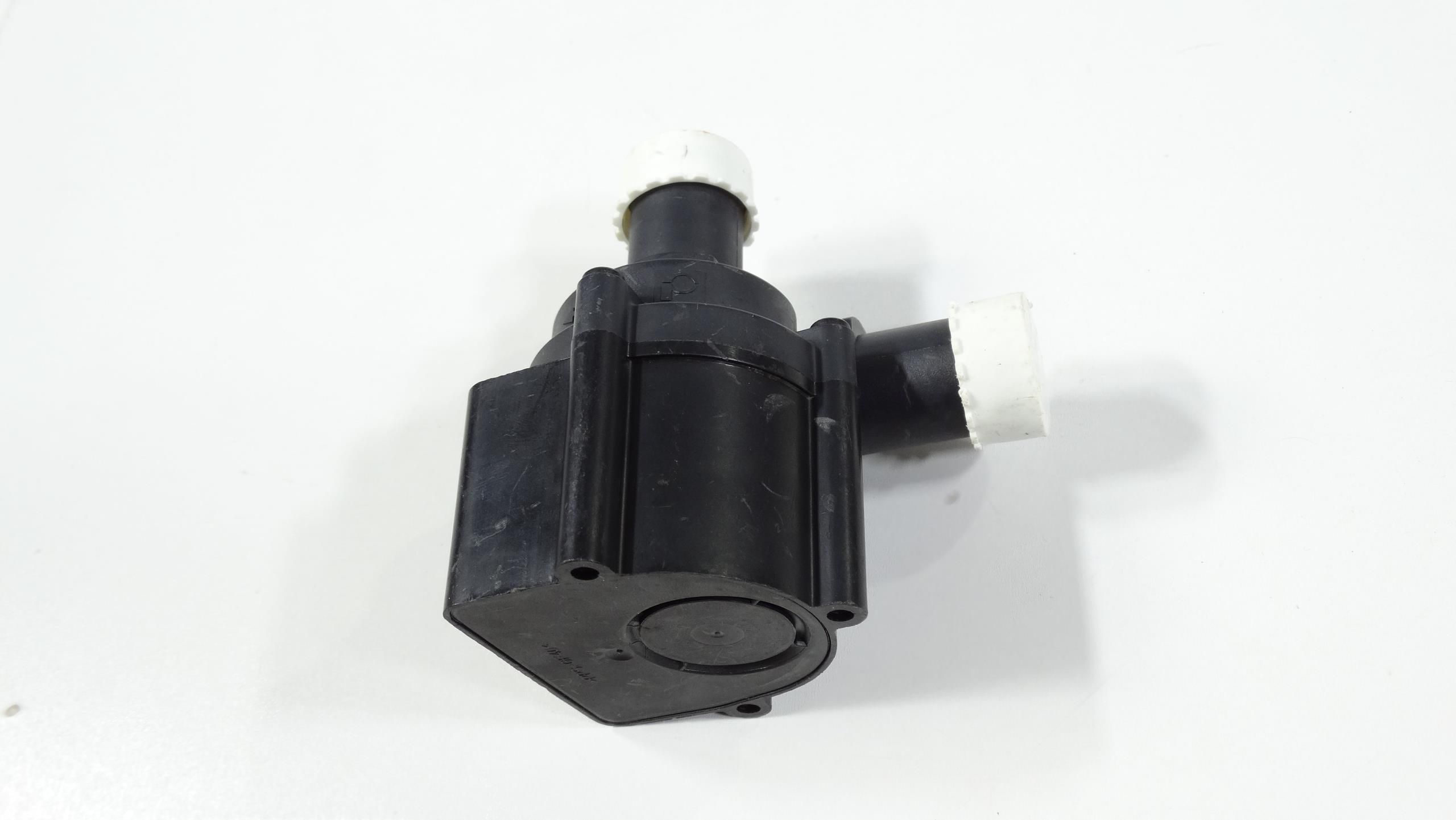 Volkswagen Oe Vw Beetle Jetta Dodatkowa Pompa Wody 5C0965561 - Opinie i ...