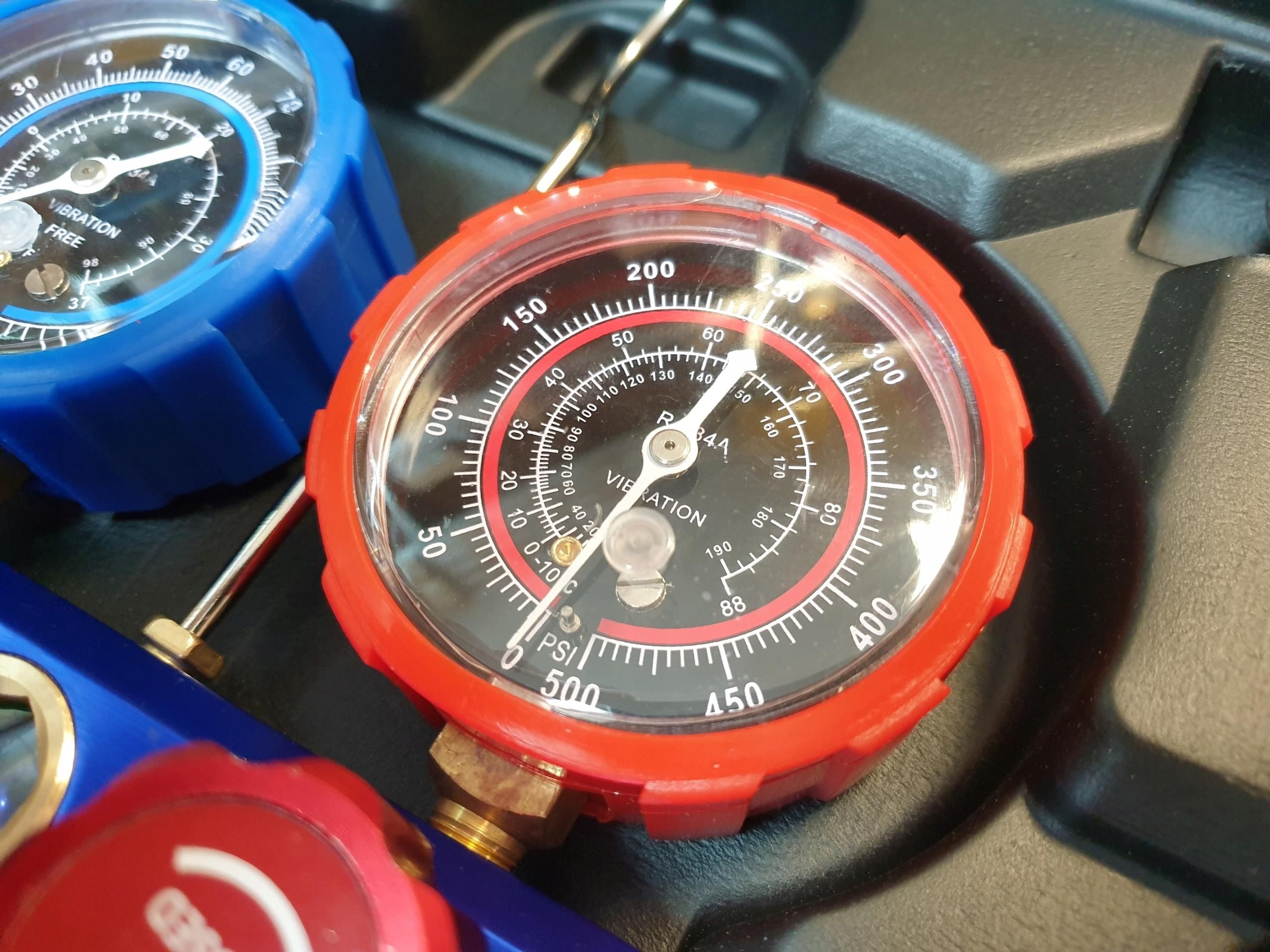 Narzędzia do warsztatu Zestaw Manometry Chłodnicze Walizka Węże 1,5 ...