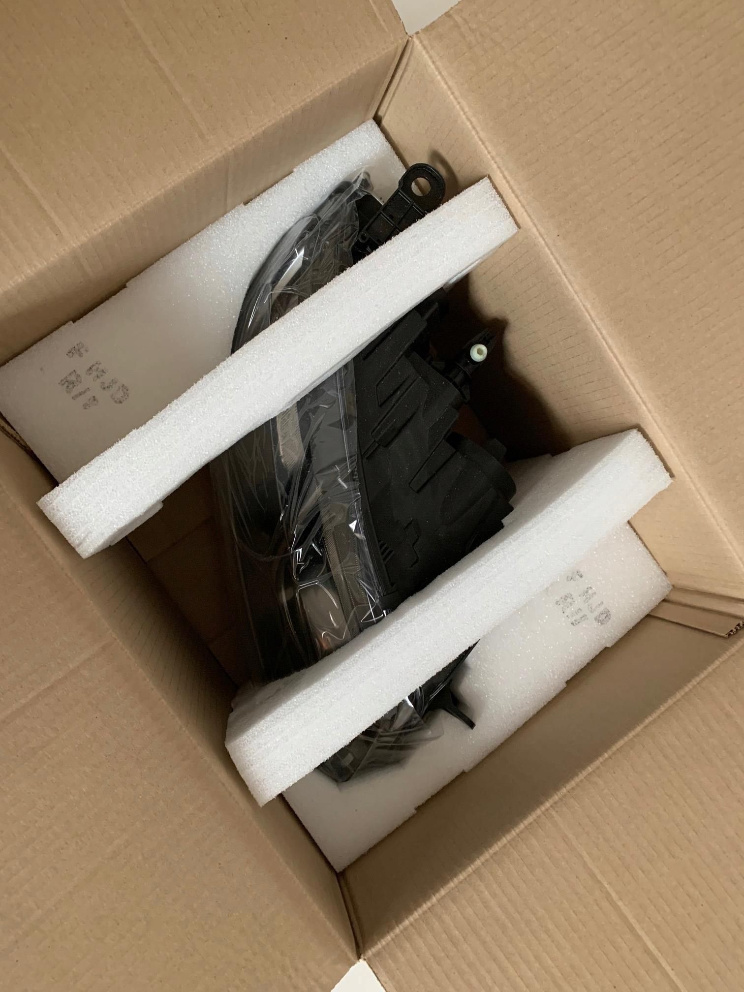 Lampa przednia Dacia Oe Duster 17- Reflektor Prawy Nowy Oryginał ...