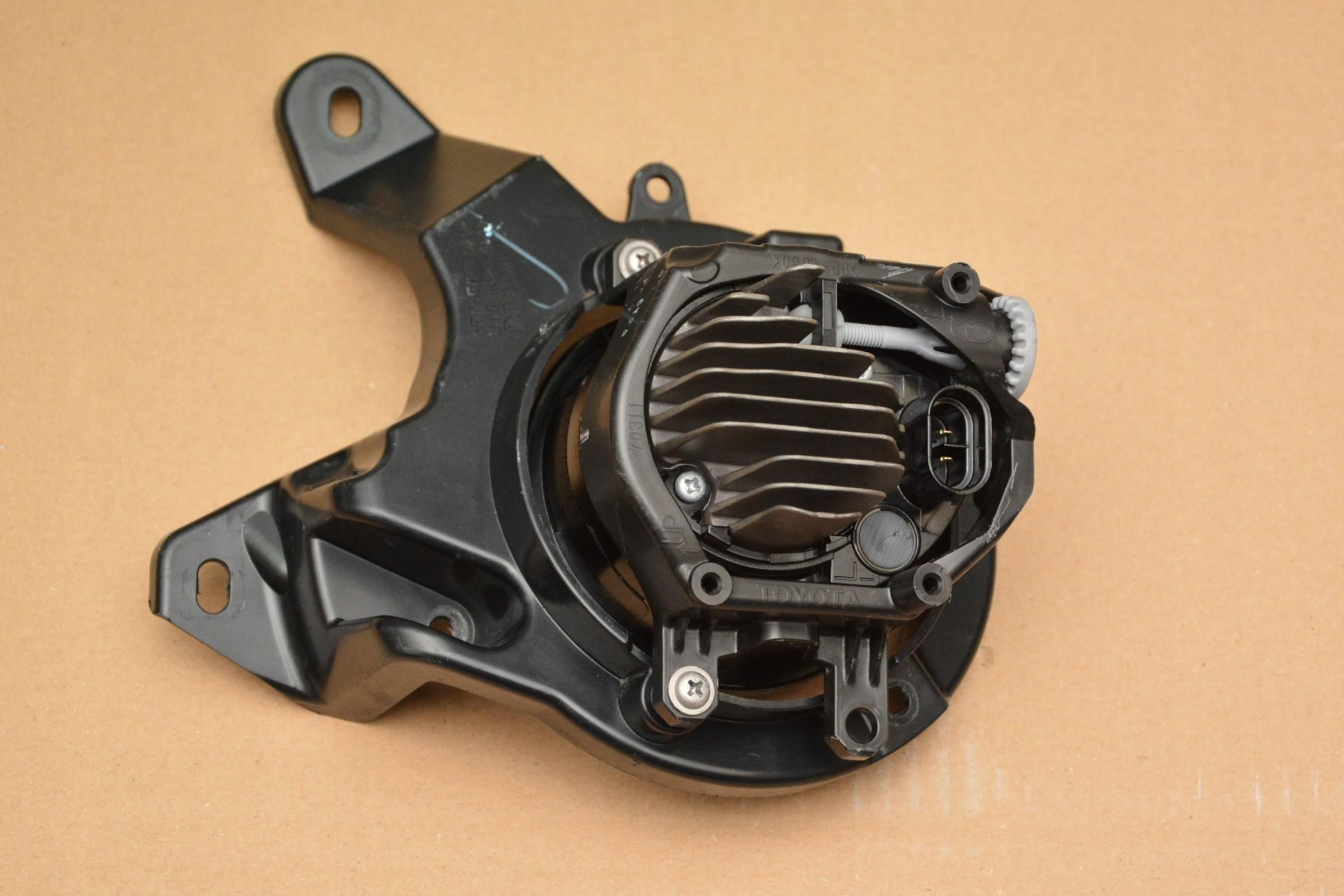 Lampa przednia Toyota Oe Halogen Lh Rh Chr 16-2019R Oryginał 81481 ...