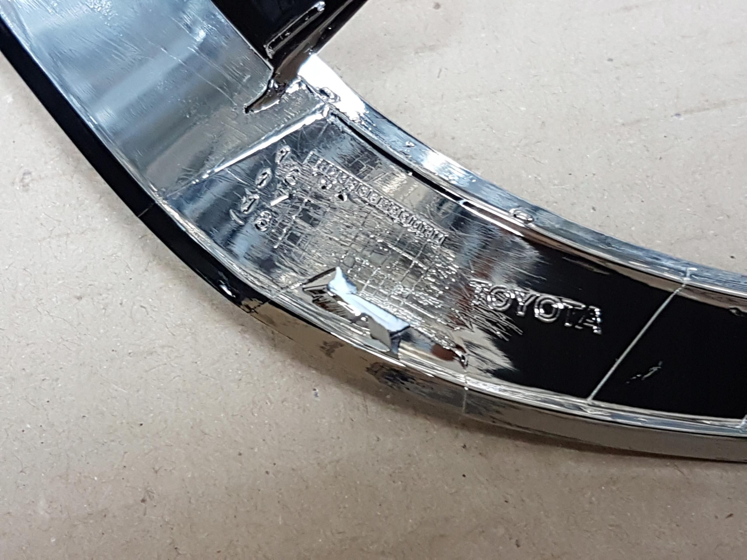 Toyota Oe Corolla E16 13-16 Osłona Chrom Halogen Zderzak 81481-02400 ...