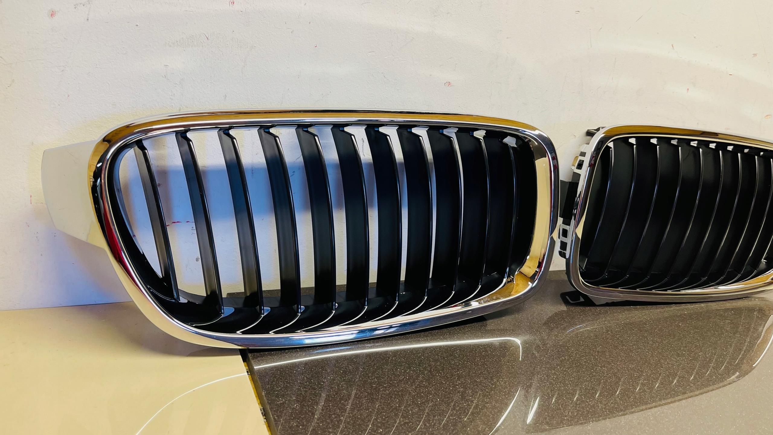 Atrapa Nerki Grill R+L Bmw 3 F30 F31 Chrom 51137255411 / 51137255412 ...