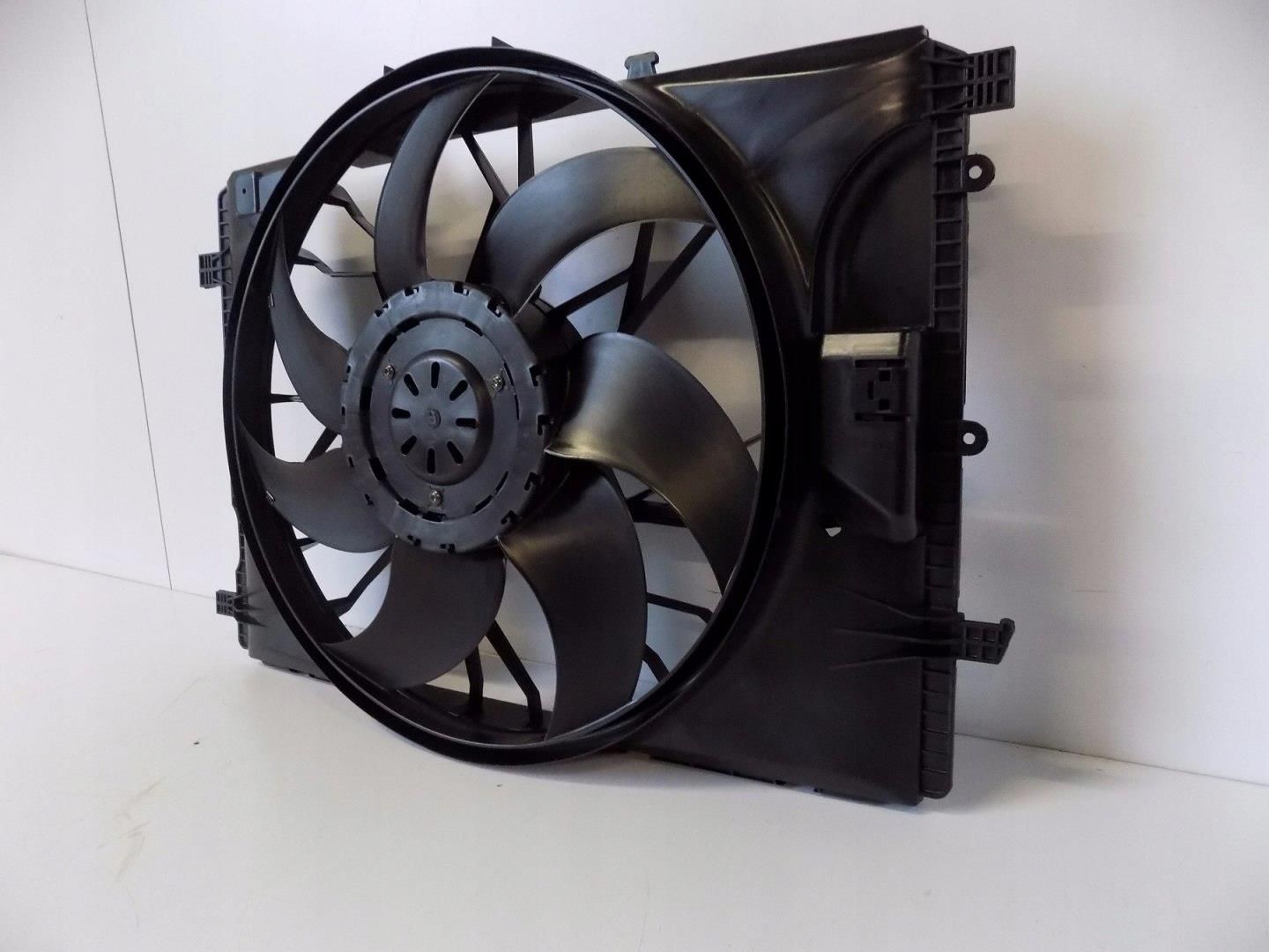 Zap Mercedes W204 W212 Wentylator 600W 4069 2045000293 - Opinie i ceny ...