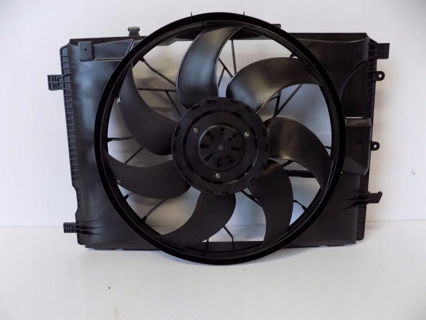 Zap Mercedes W204 W212 Wentylator 600W 4069 2045000293 - Opinie i ceny ...