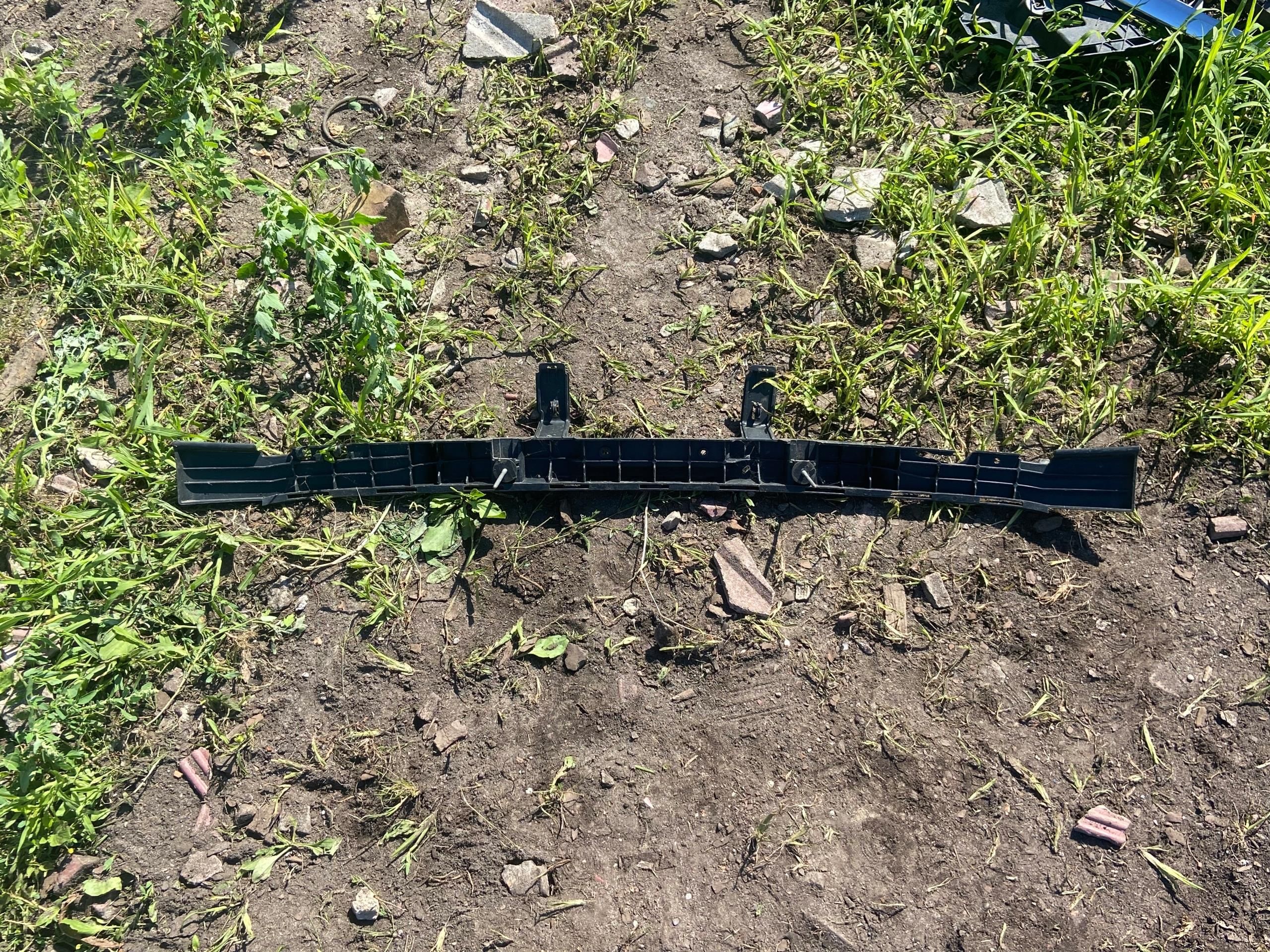 MercedesBenz Oe Ślizg Zderzaka Tył Mercedes W212 2128850565 - Opinie i ...